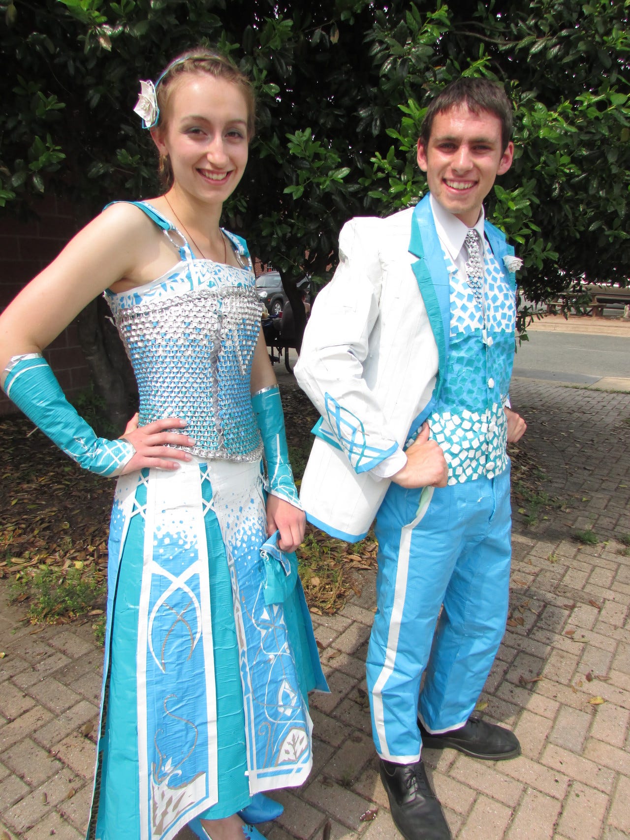 Pendleton pair's duct tape prom outfits in U.S. finals