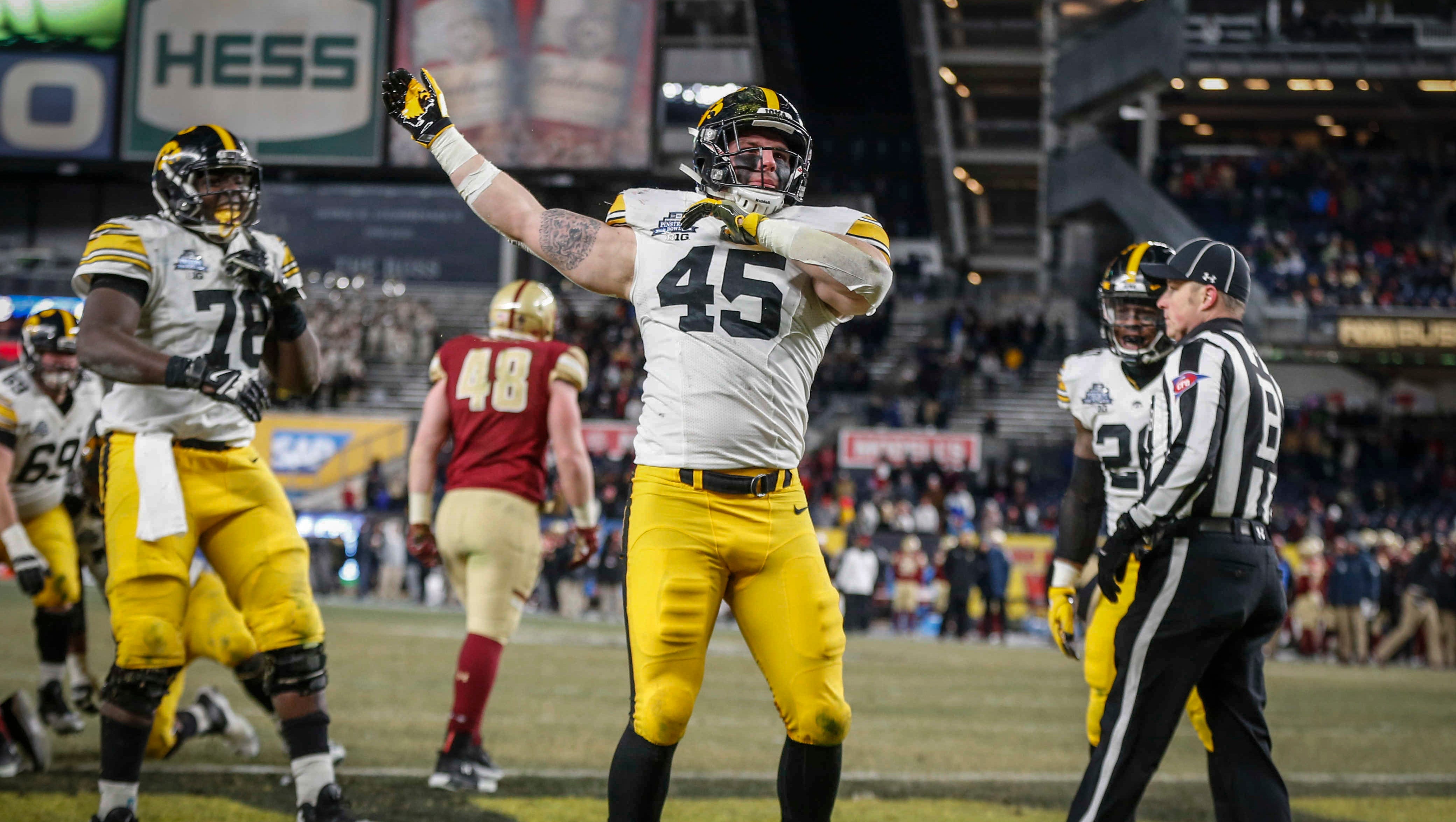 Iowa's Drake Kulick scores game-winning TD as Hawkeyes take Pinstripe Bowl
