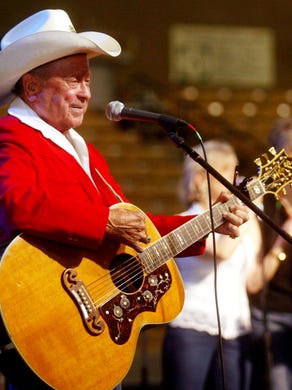 Little Jimmy Dickens dies at 94