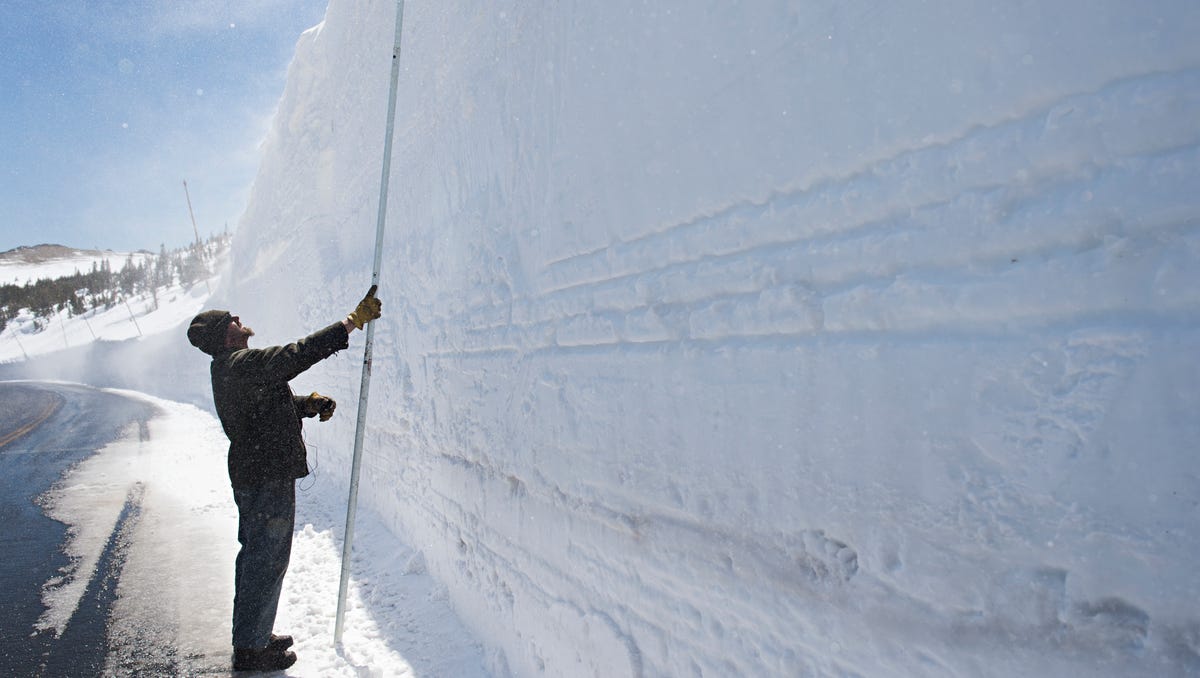 Snow Removal on Trail Ridge Road