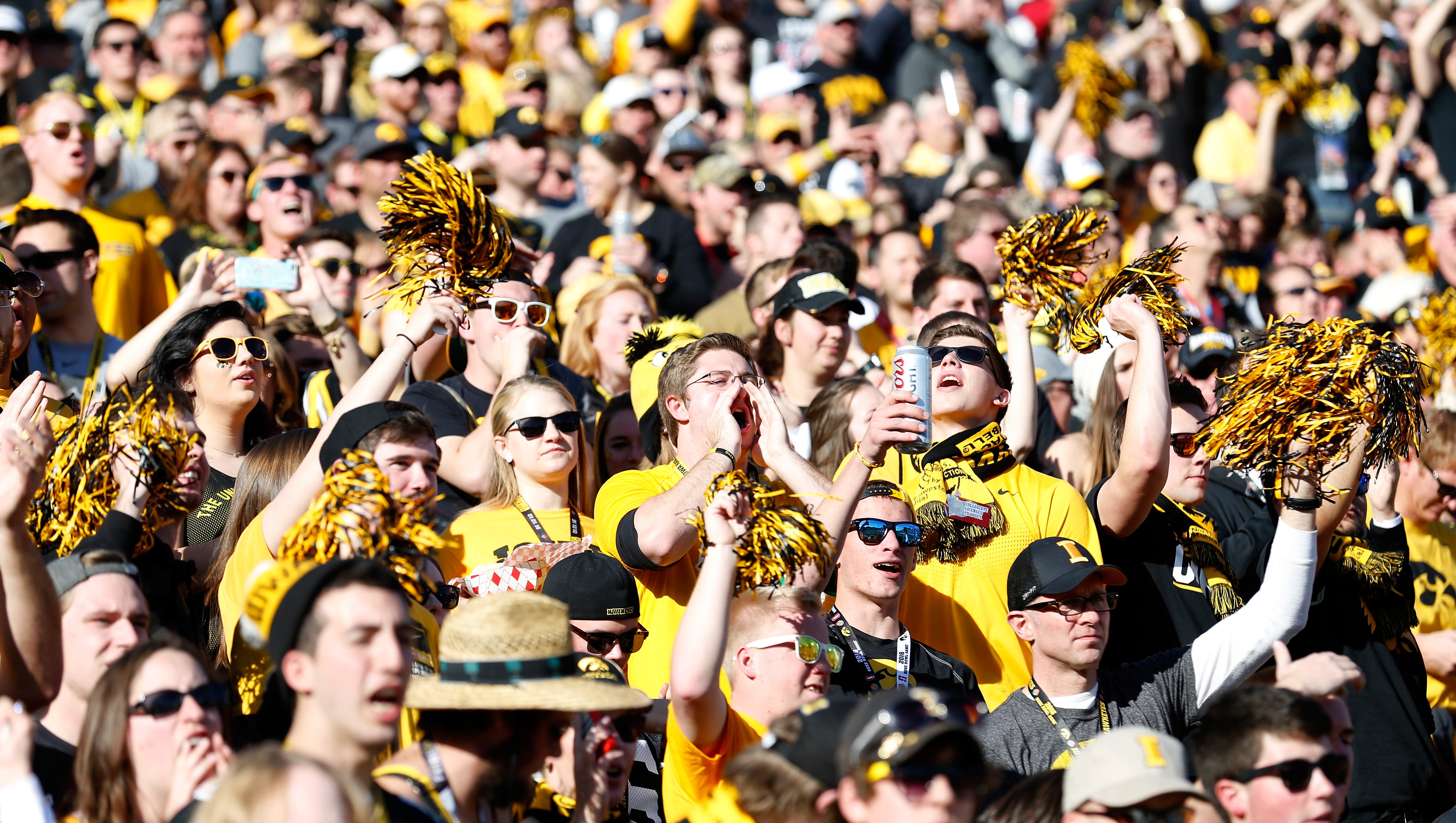 Hawkeye fans show class, even in defeat
