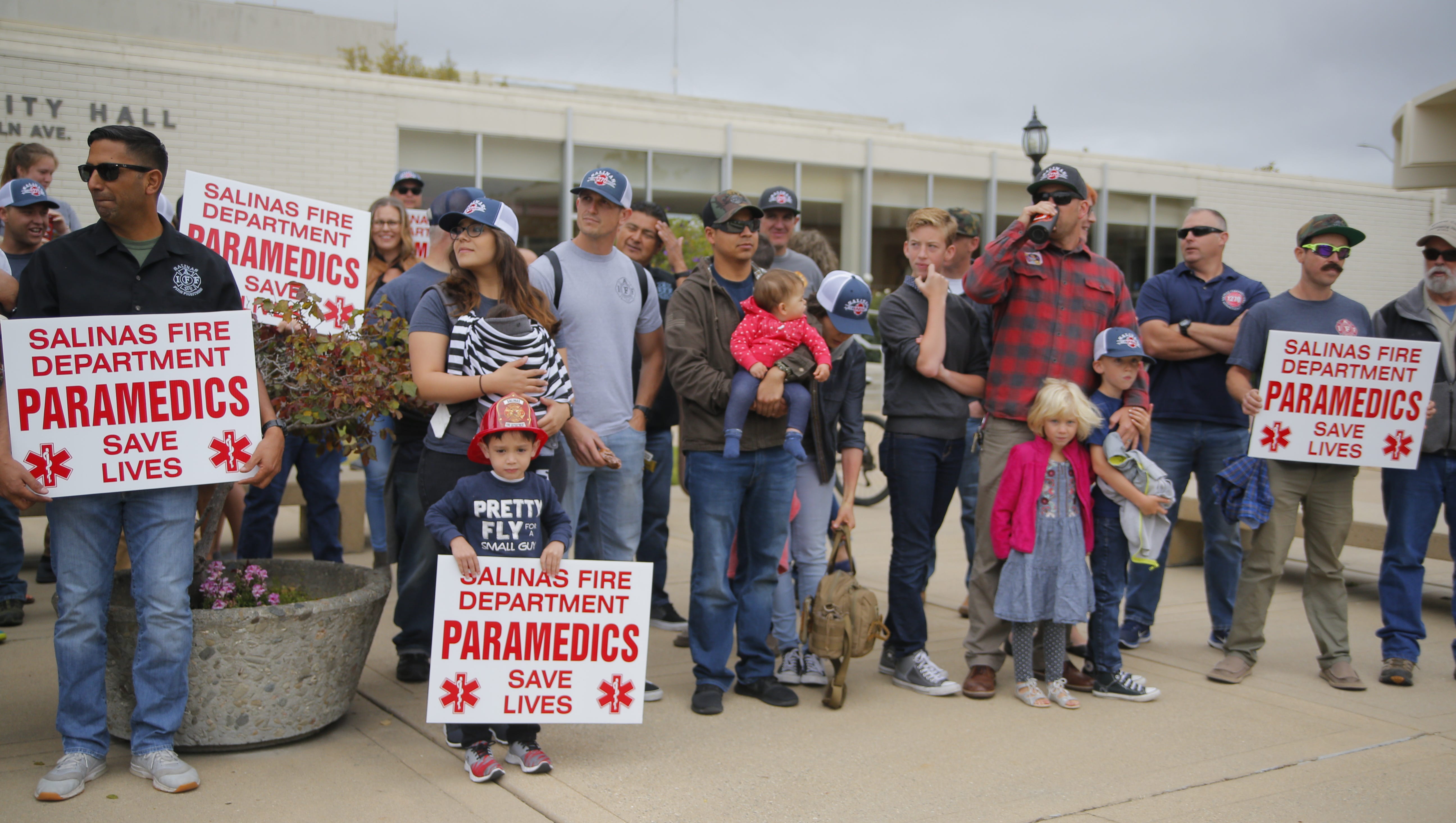 Salinas firefighters get extension for paramedic agreement