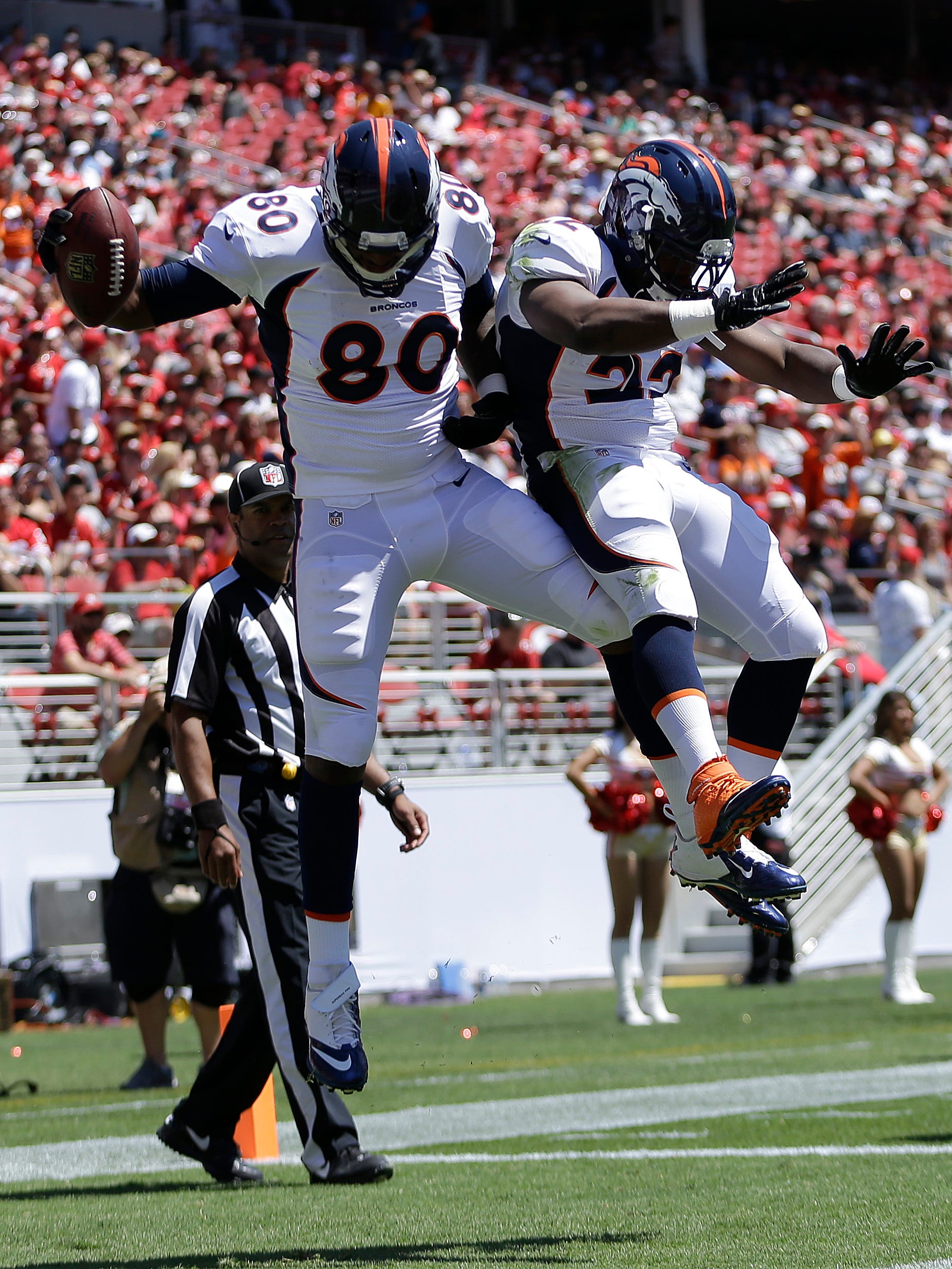 NFL players age decade faster than general population: Harvard study