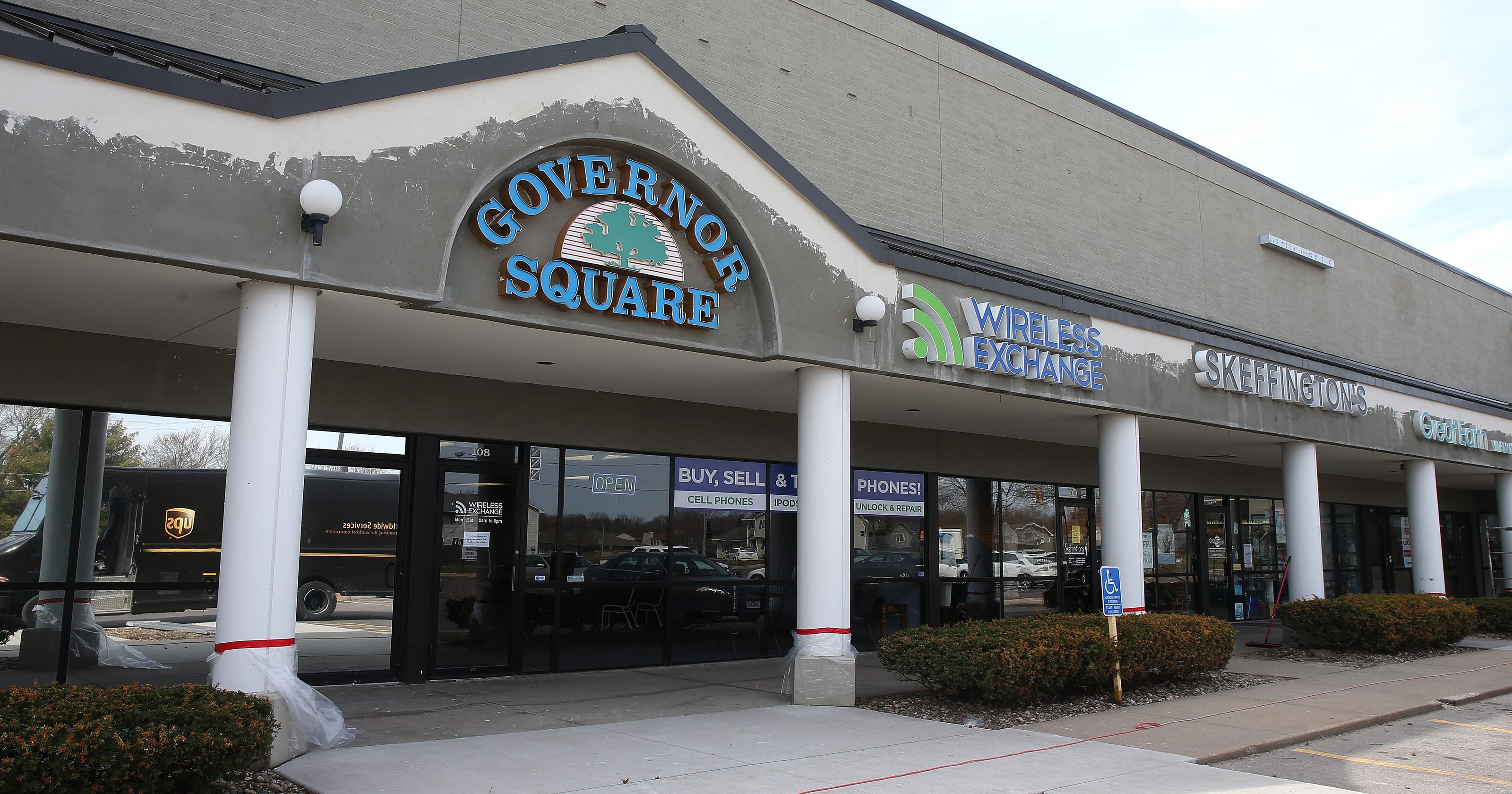 Governor Square in West Des Moines begins makeover