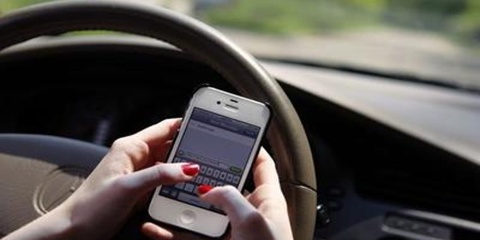 Bill could make texting while driving primary offense