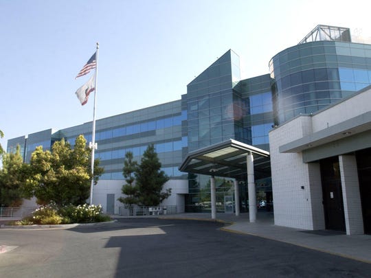 Woman falls to her death at Sierra View hospital in Tulare County