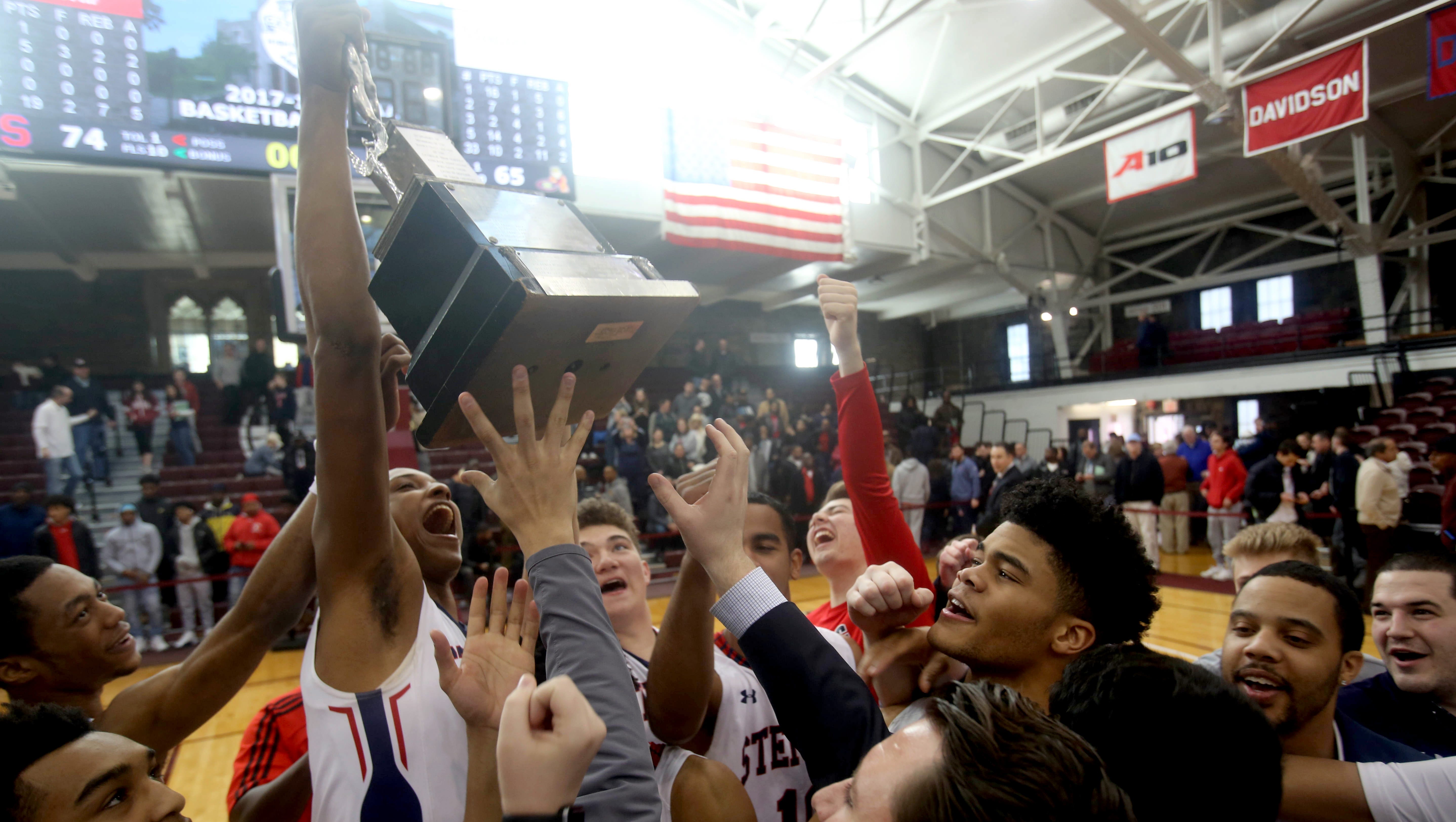 Stepinac basketball earns first CHSAA 'AA' city title since 1960