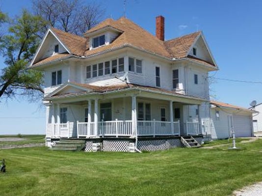 Free farmhouse: Ultimate Iowa stocking stuffer?