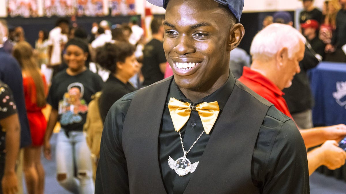 National signing day: American Heritage‘s Jamal Potts chooses FIU ...