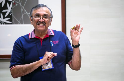 cracker-jack-collectors-think-inside-the-box-keep-eyes-on-the-prize