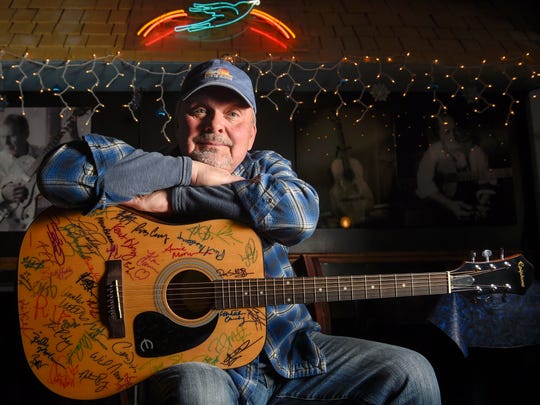 Garth Brooks helps hit songwriter honor his wife's memory at Bluebird