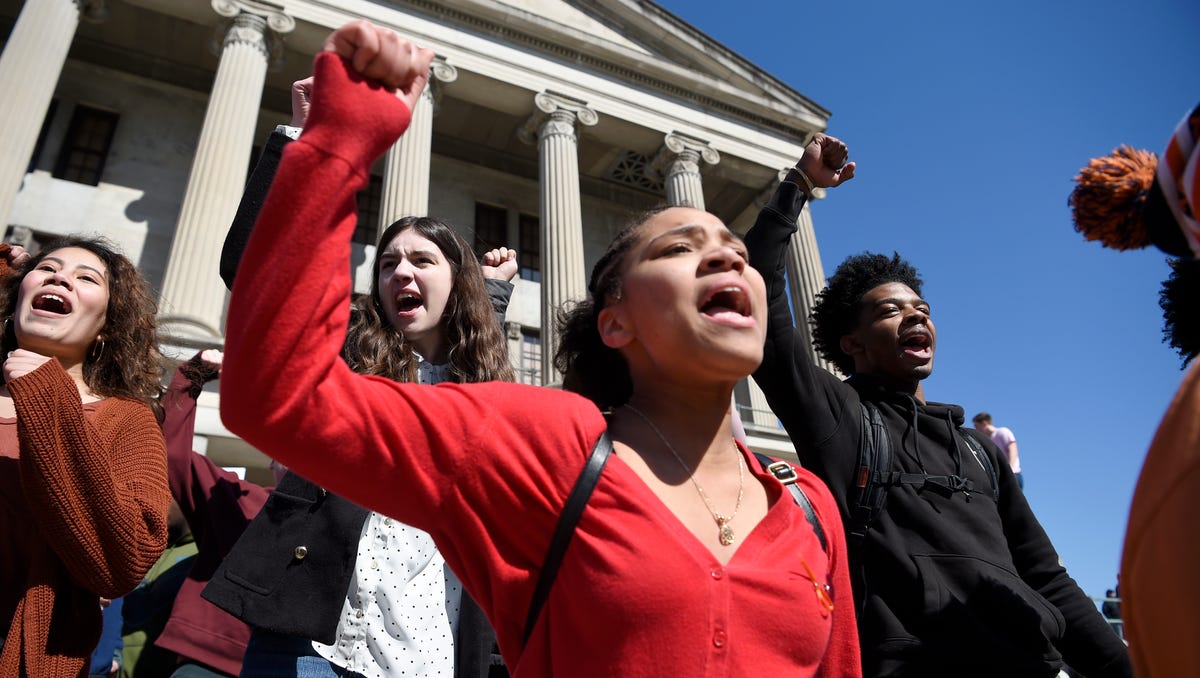 School walkout in Tennessee: Students protest Parkland shooting