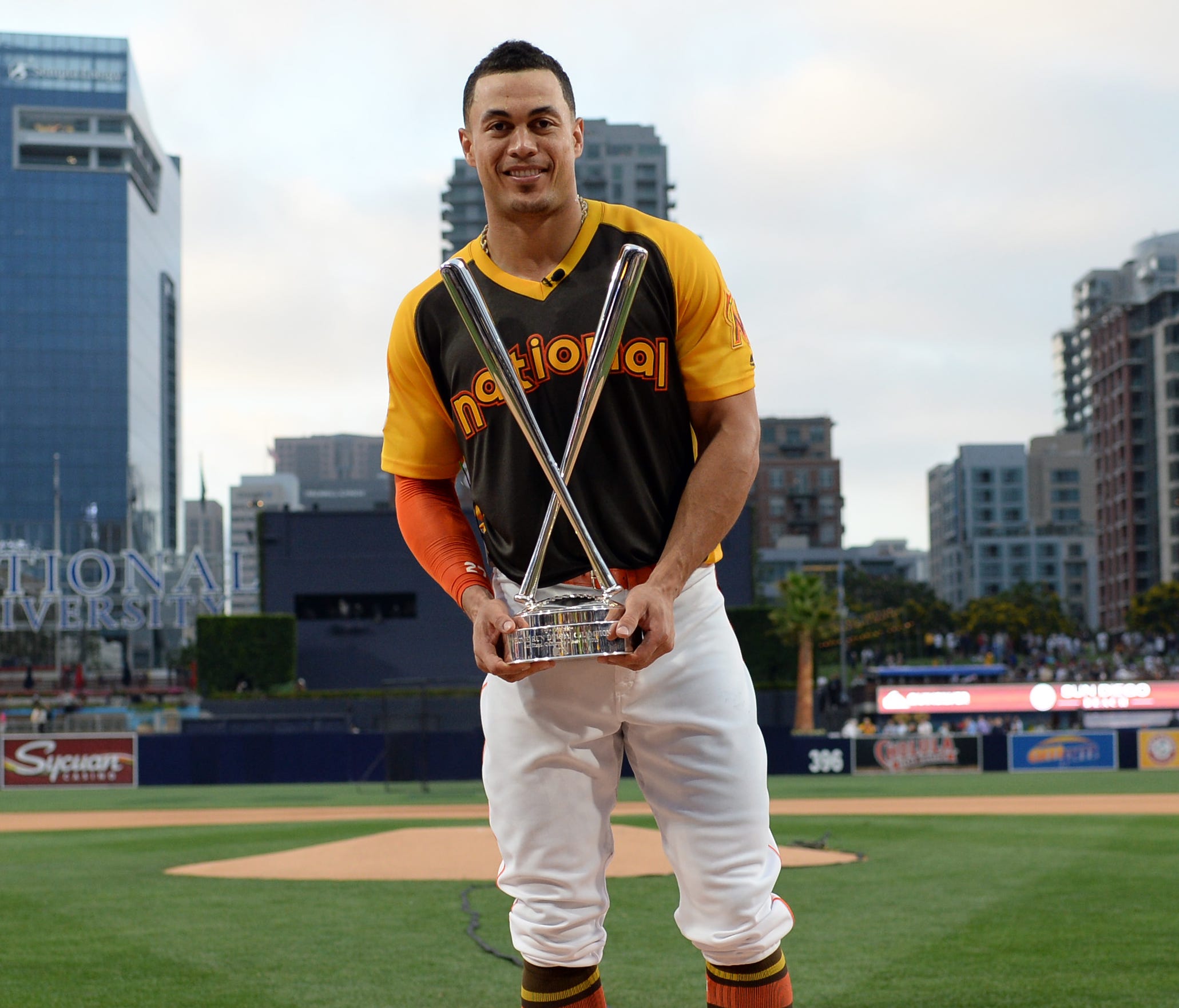 Giancarlo Stanton wins MLB Home Run Derby | wgrz.com