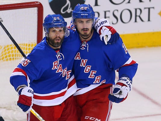 Rangers squeak by Kings 2-1 to stay alive