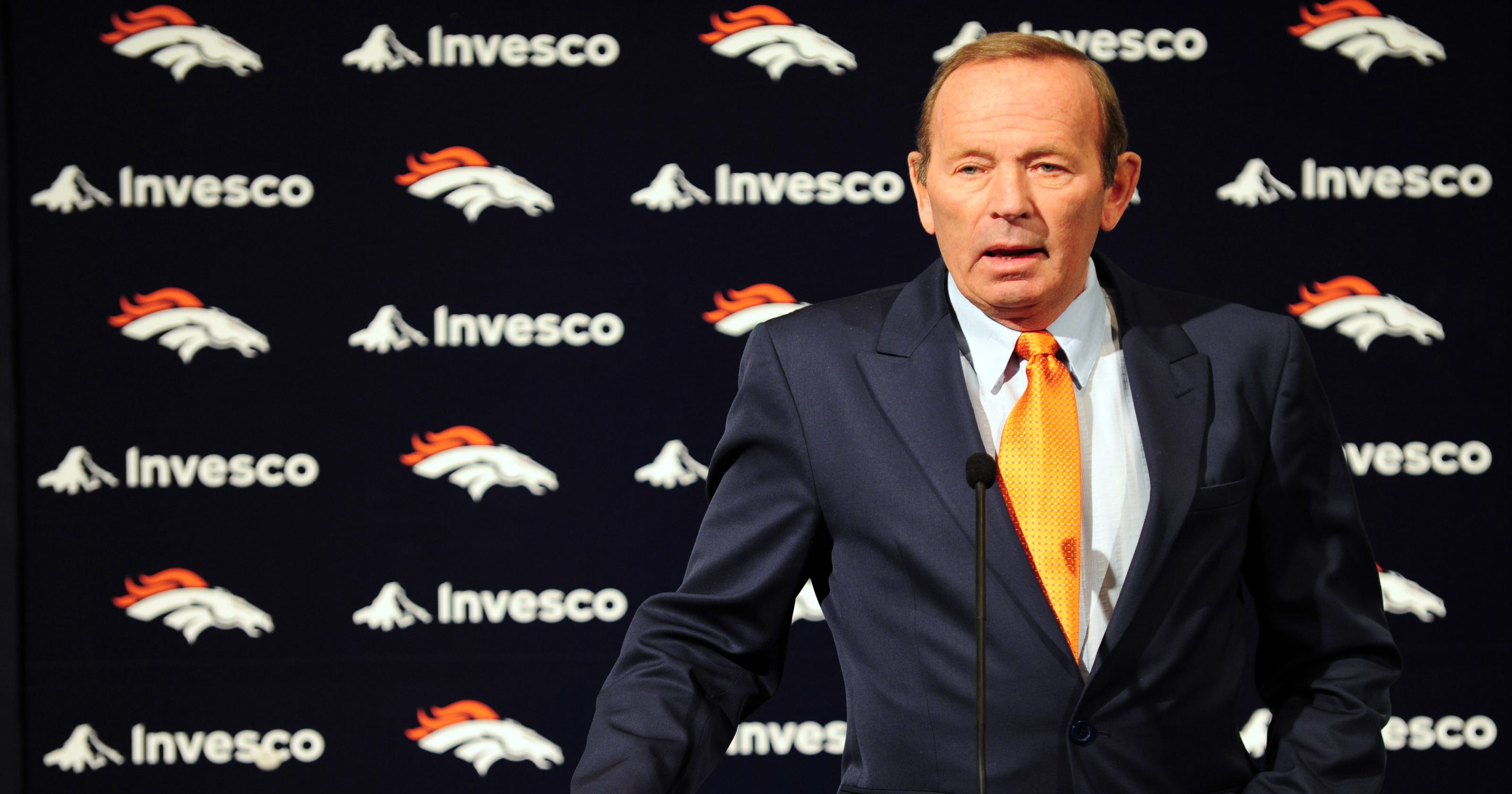 Broncos owner Pat Bowlen steps down to deal with Alzheimer's disease
