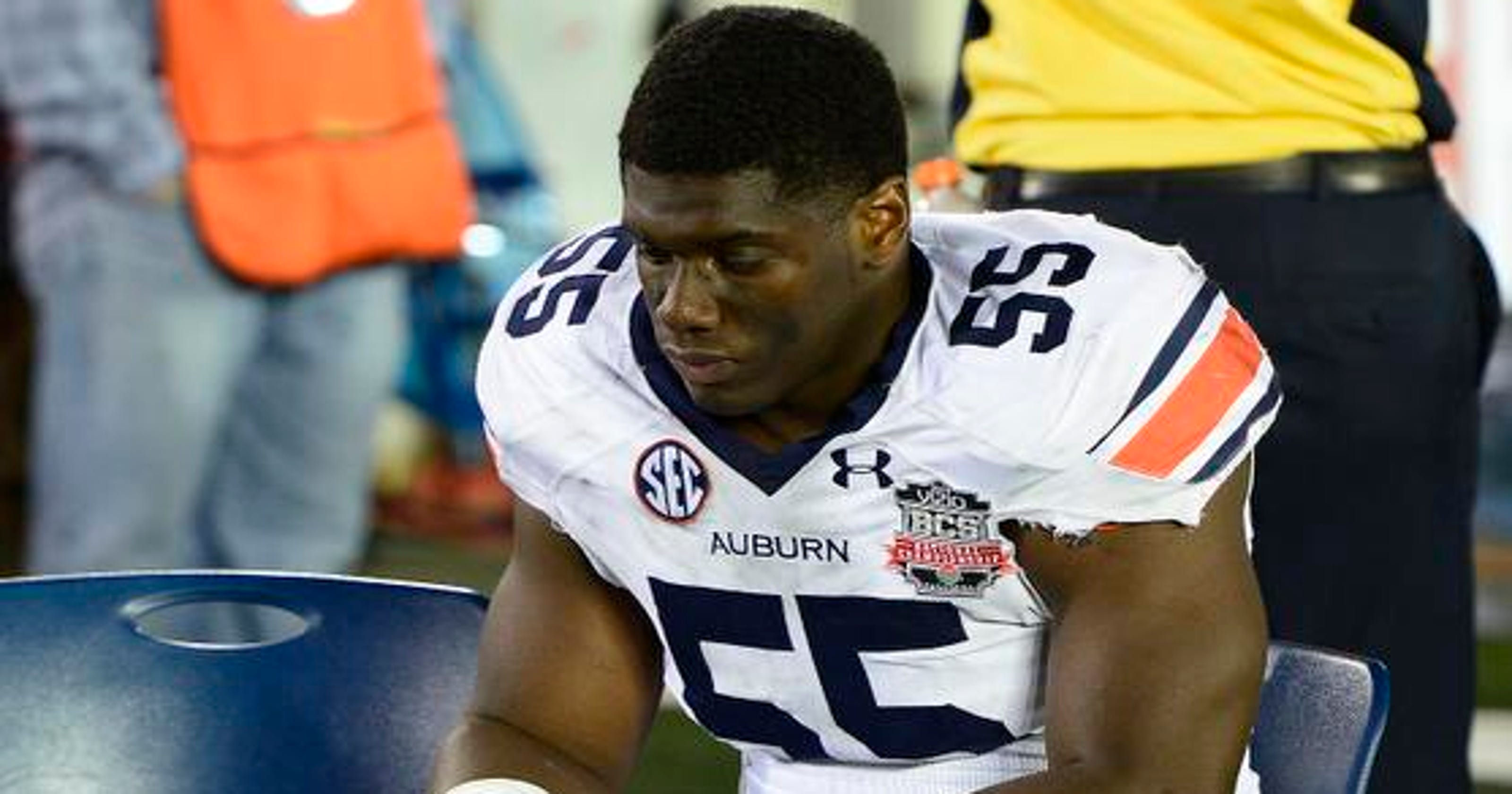 Carl Lawson's knee not 'good enough' to talk comeback