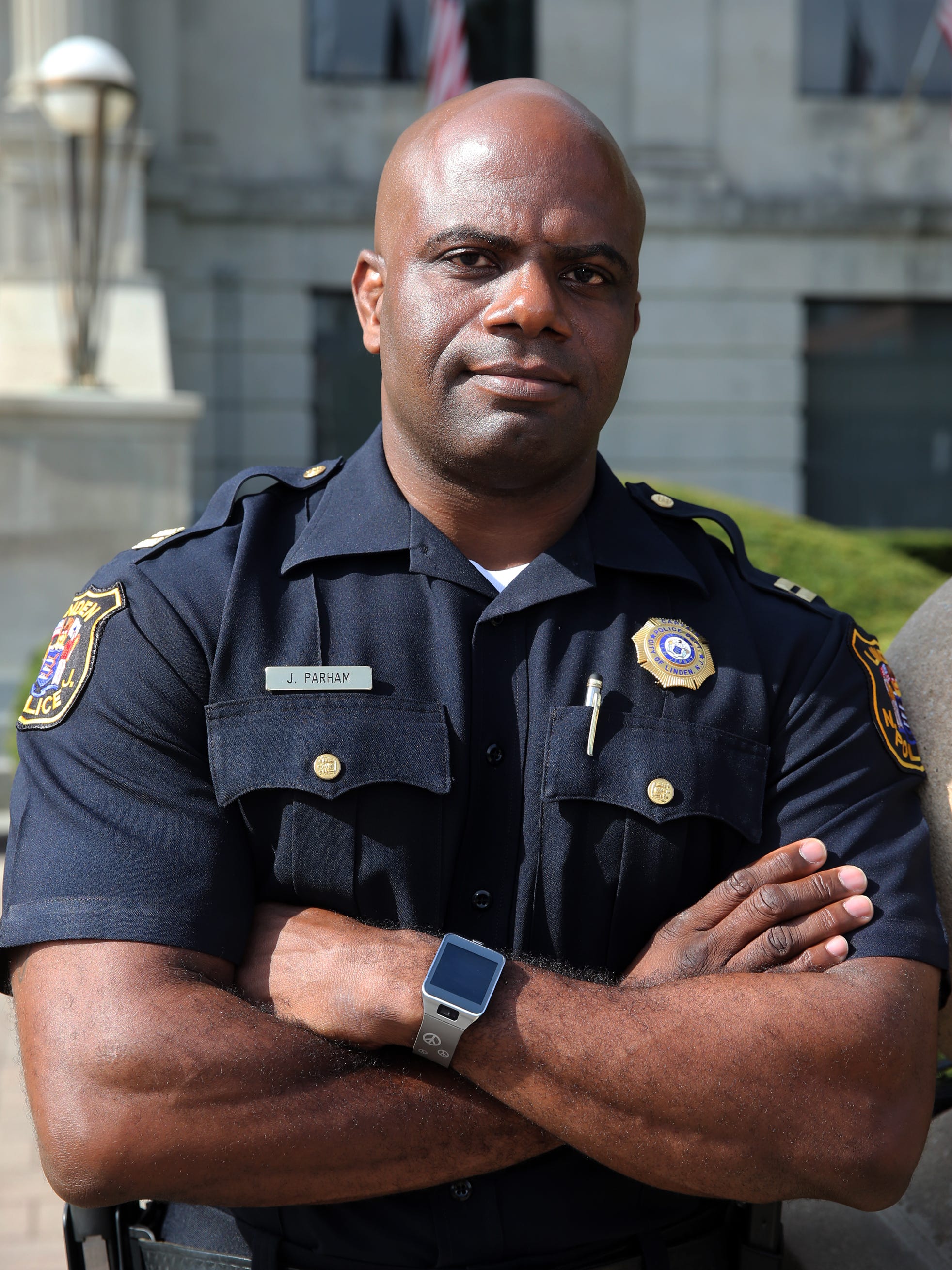 Linden to swear in first African American police chief