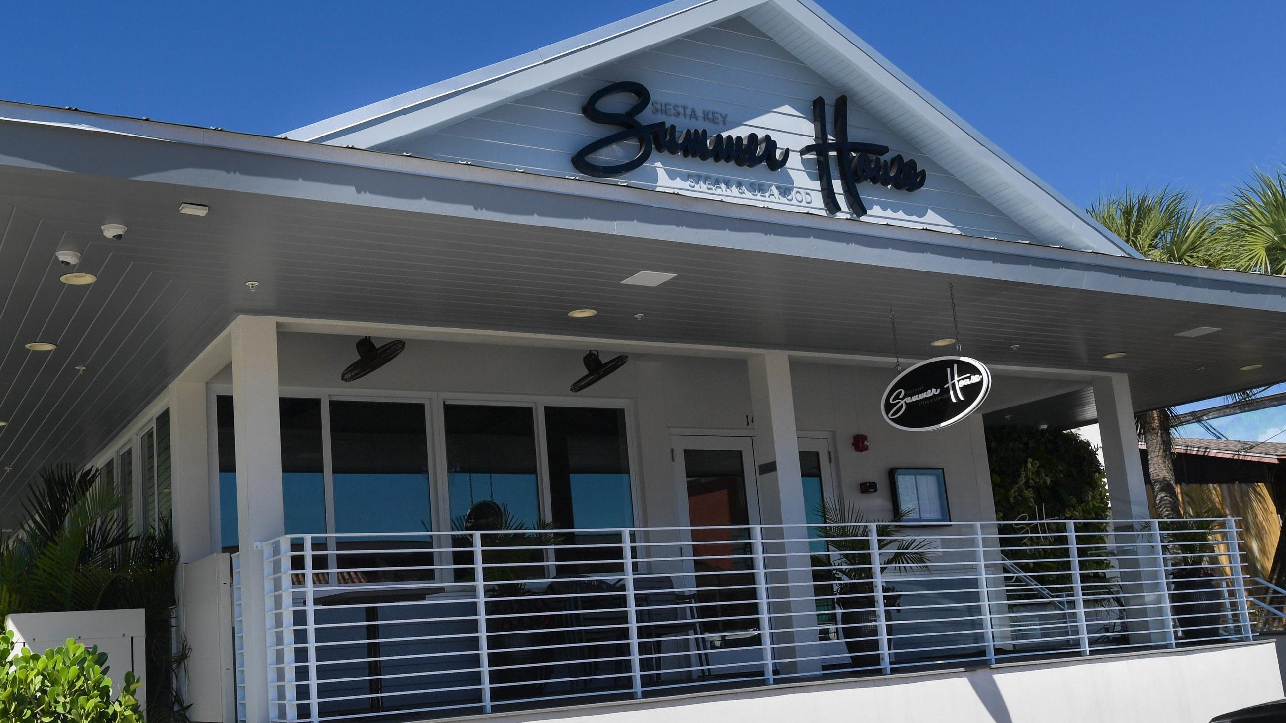 The best restaurants, bars and ice cream shop in Siesta Key Village