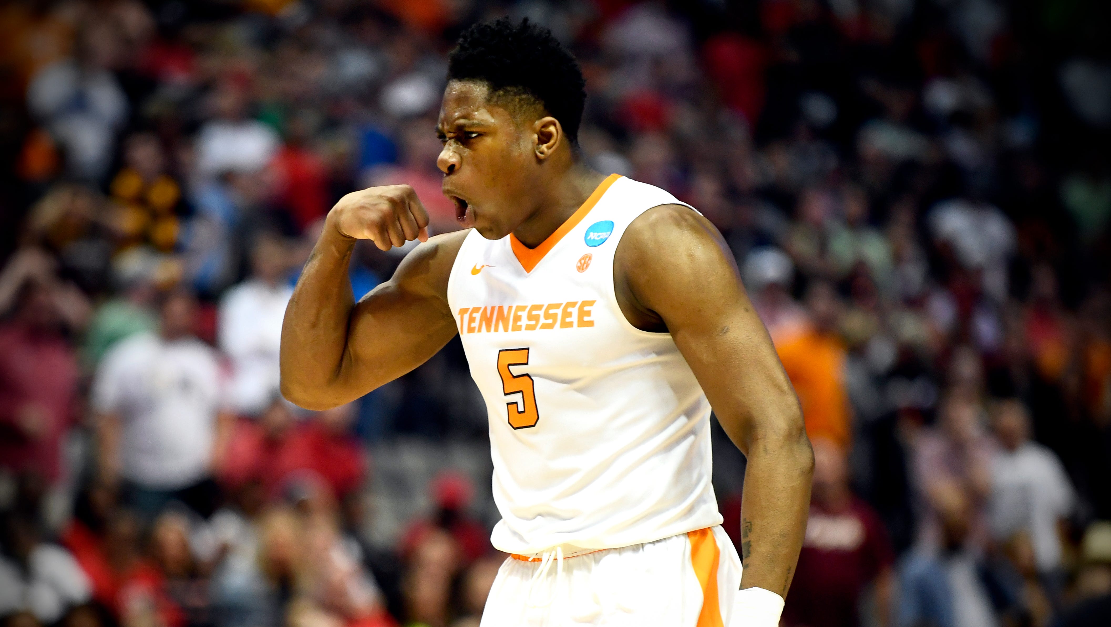 Admiral Schofield returning for senior year with UT Vols basketball
