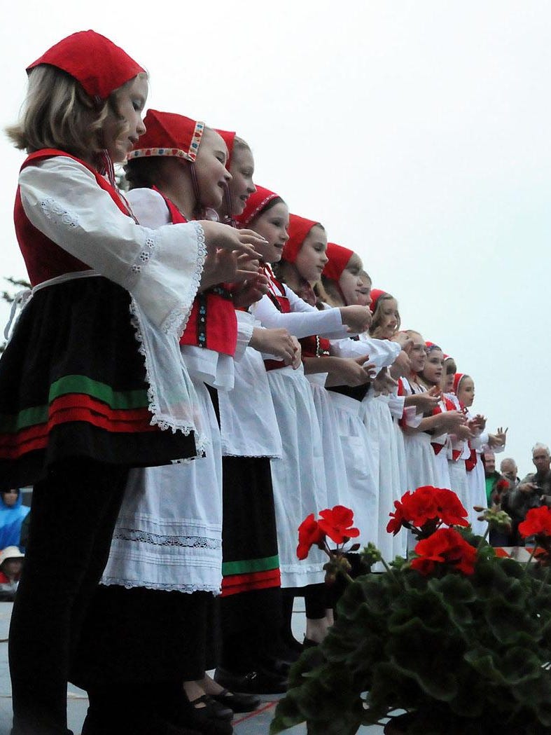 Ephraim sends winter away with 51st Fyr Bal Festival