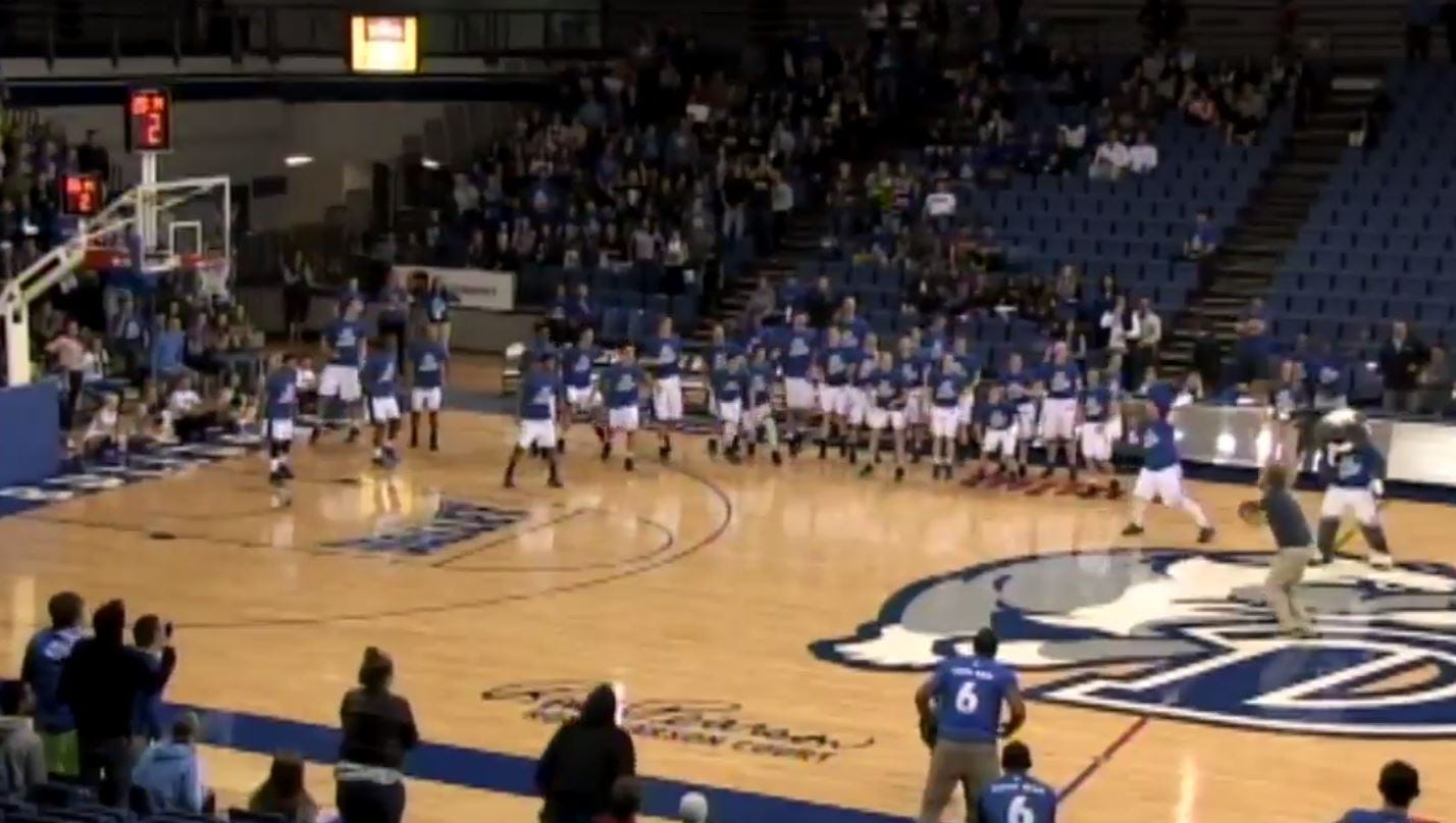 635507408651833831-DrakeHalfCourtShot.JPG?width=1428&height=807&fit ...