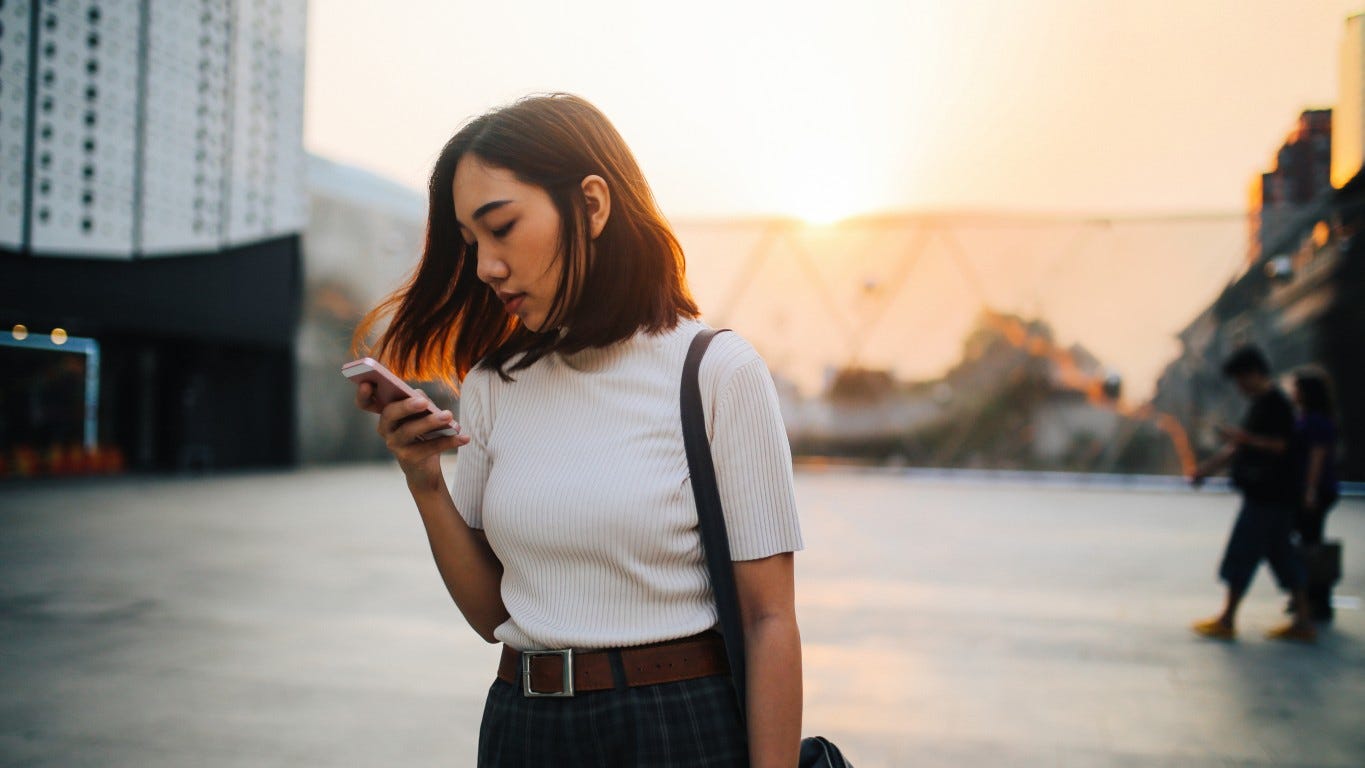 What is FoMO? Understand the unique phenomenon of the social media age