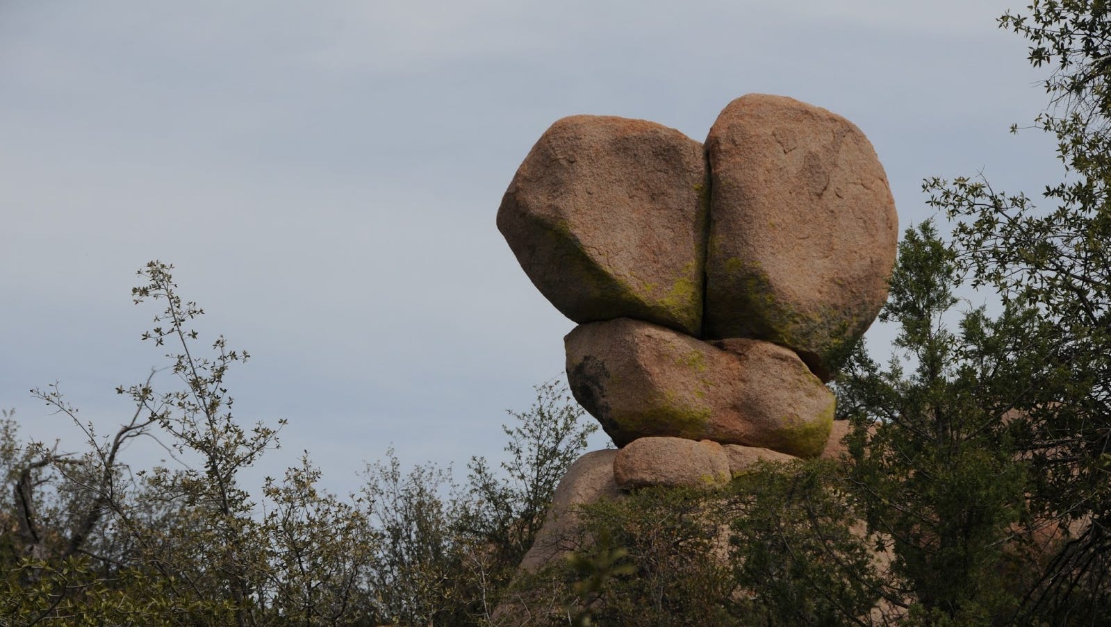 Boulders Loop hike in Payson has crazy rock formations