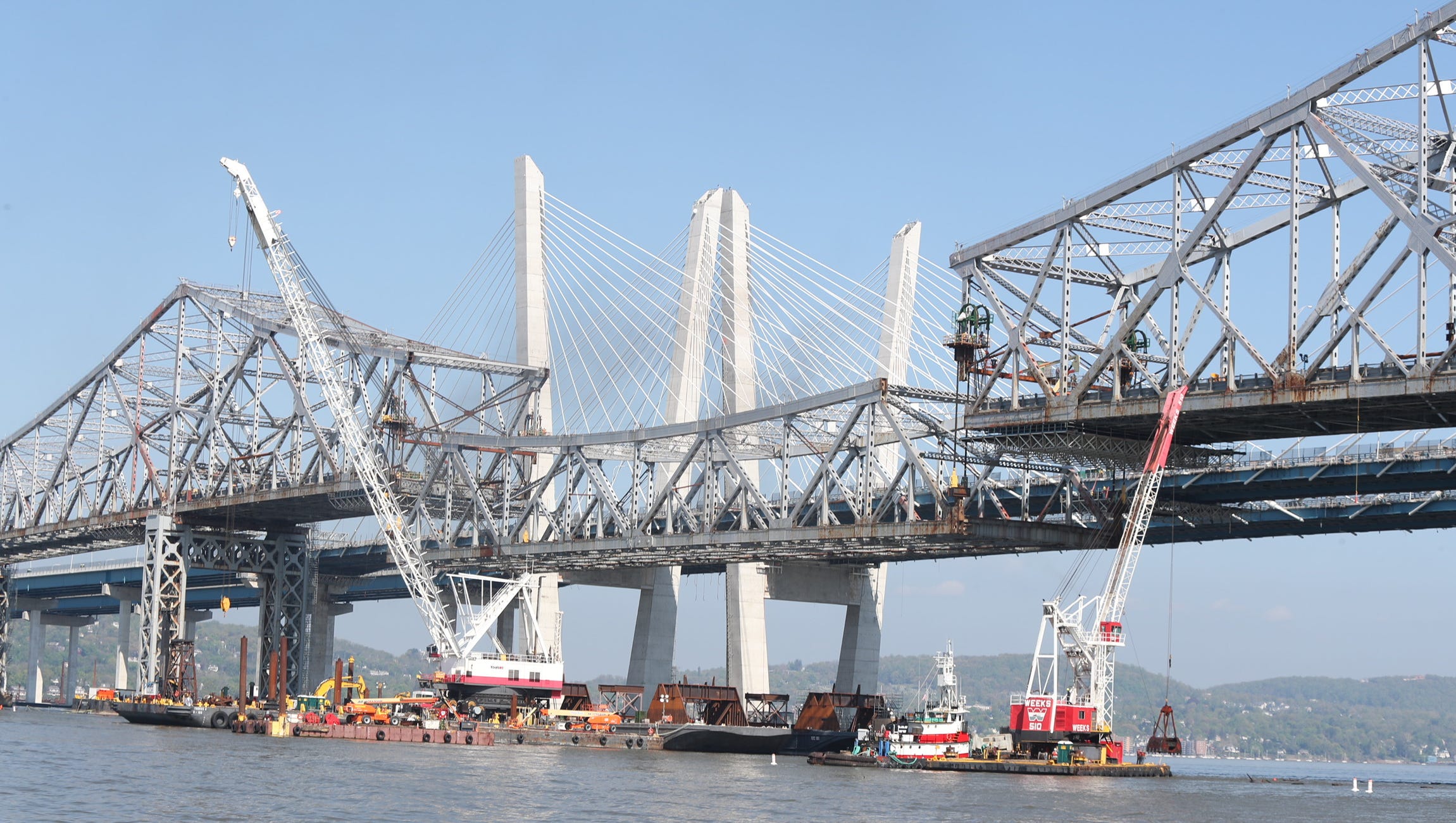Tappan Zee Bridge: Portion of main span comes down