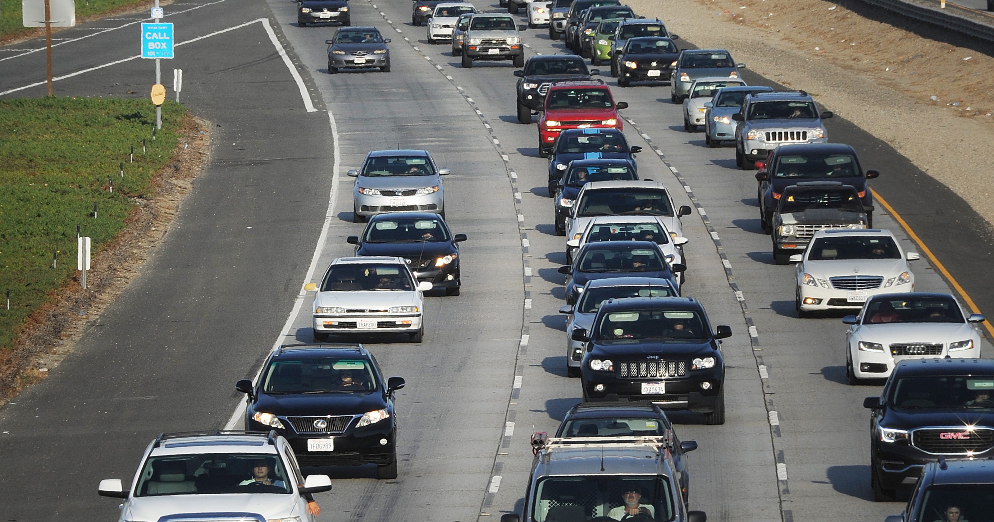 Highway 101 carpool lane design moves ahead, but construction years away