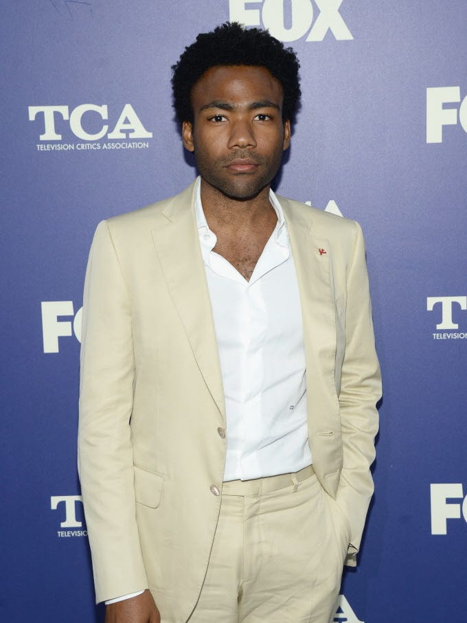 Donald Glover reveals his dad has died, gets emotional during show ...