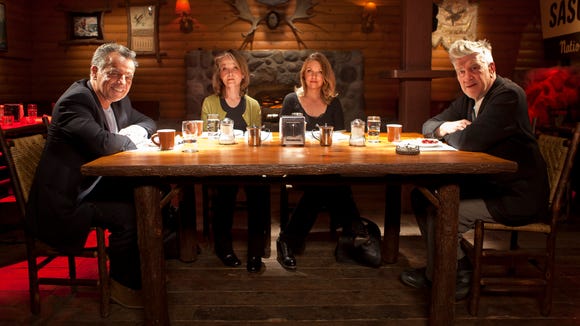 Exclusive pic: It's the reunited cast of 'Twin Peaks'!