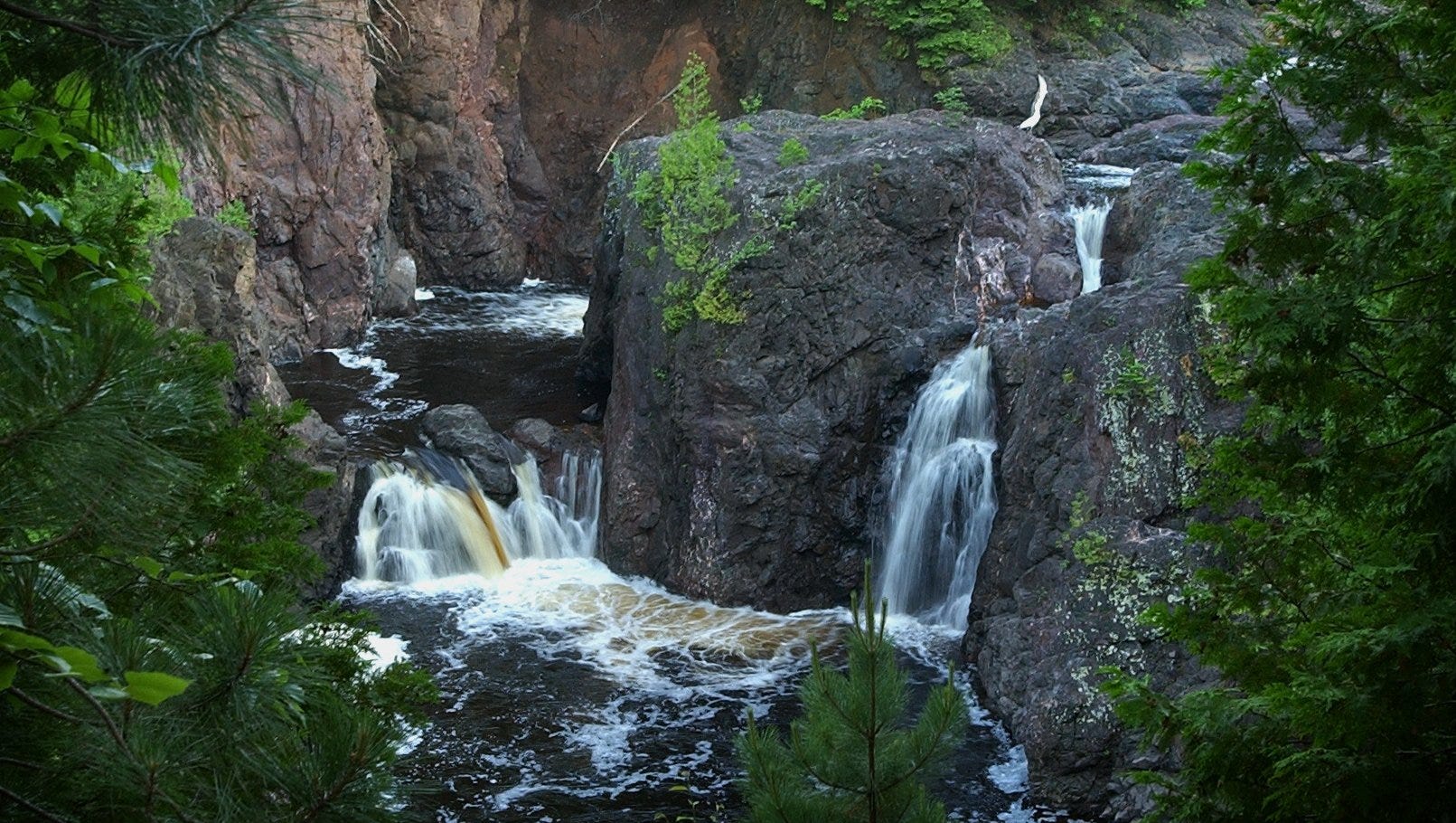 Waterfalls, gorge, ancient lava flows make Copper Falls one of ...