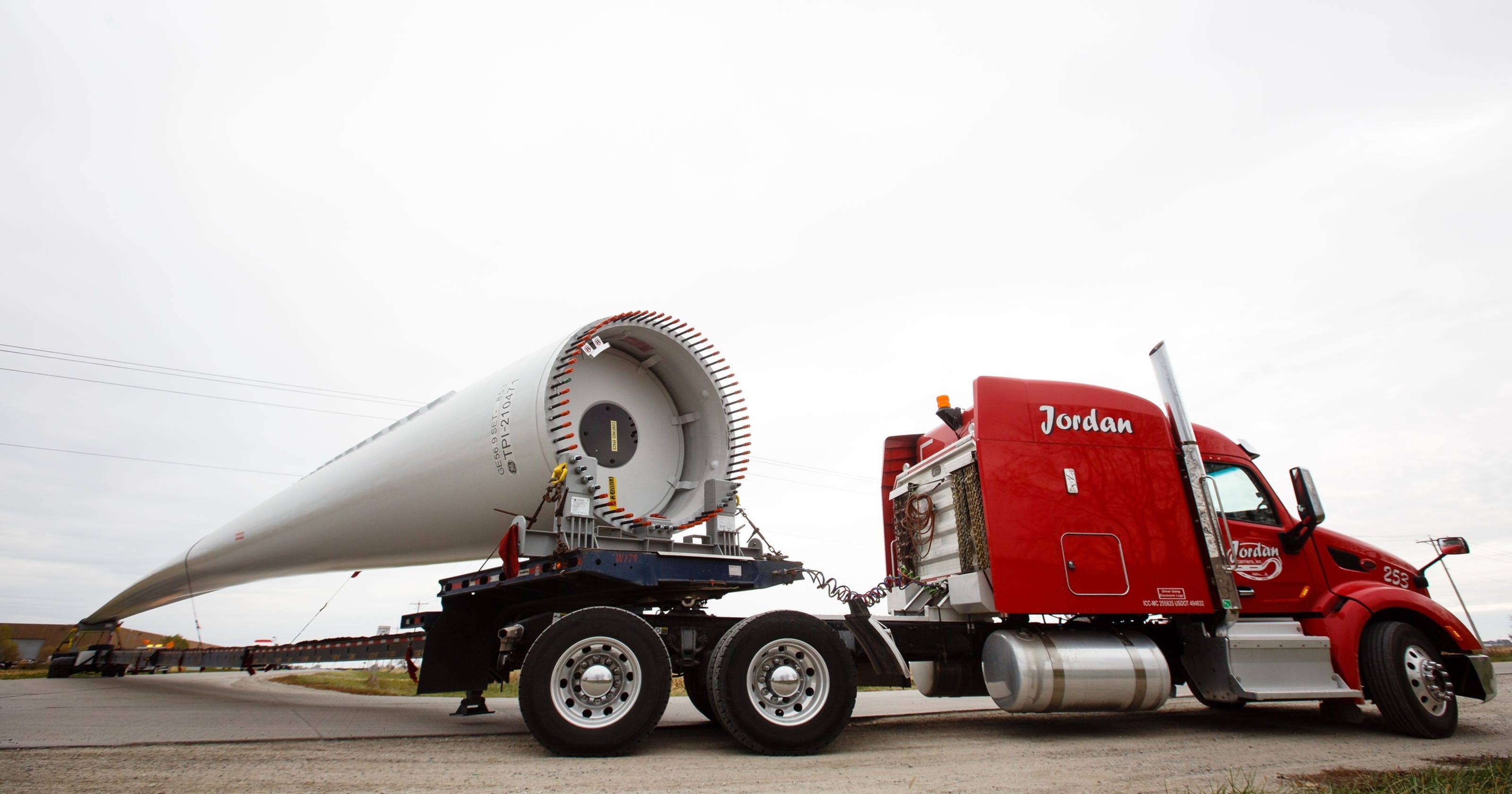 TPI Composites settles with OSHA for $100,000, buys protective suits