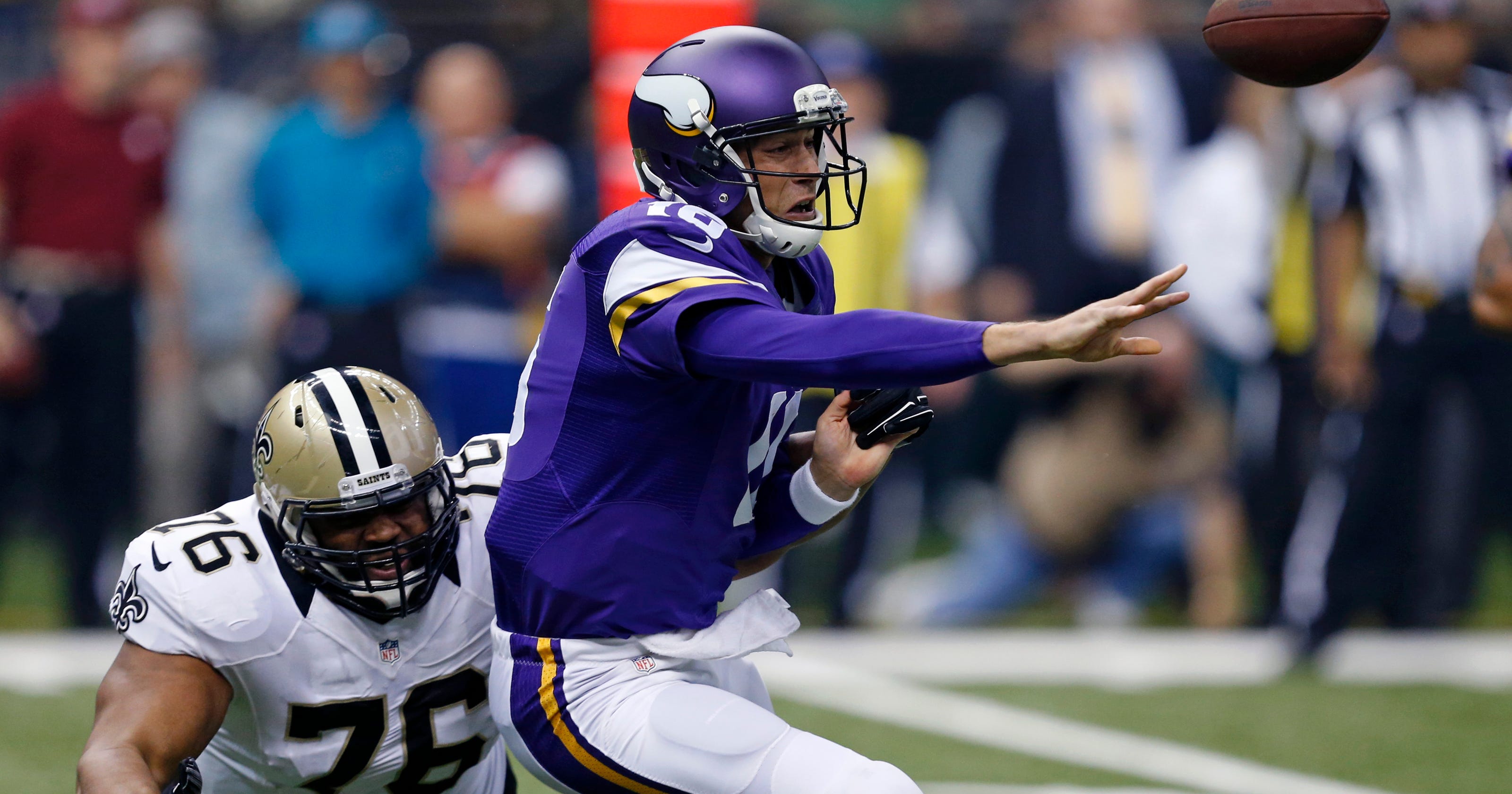 Vikings QB Matt Cassel breaks foot vs. Saints