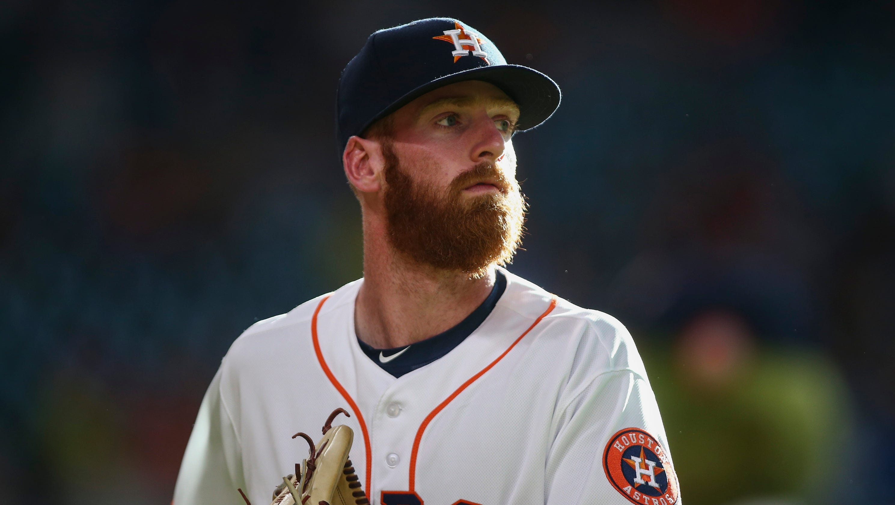 Astros' Colin Moran leaves game after fouling pitch off face