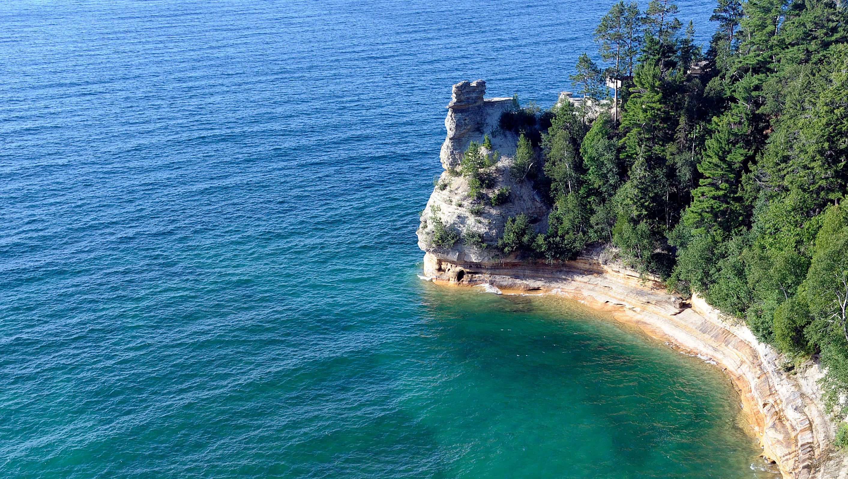 Task force considers options for saving Lake Superior reef