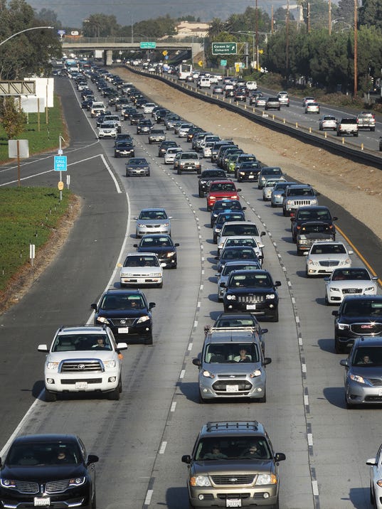 Highway 101 carpool lane design moves ahead, but construction years away