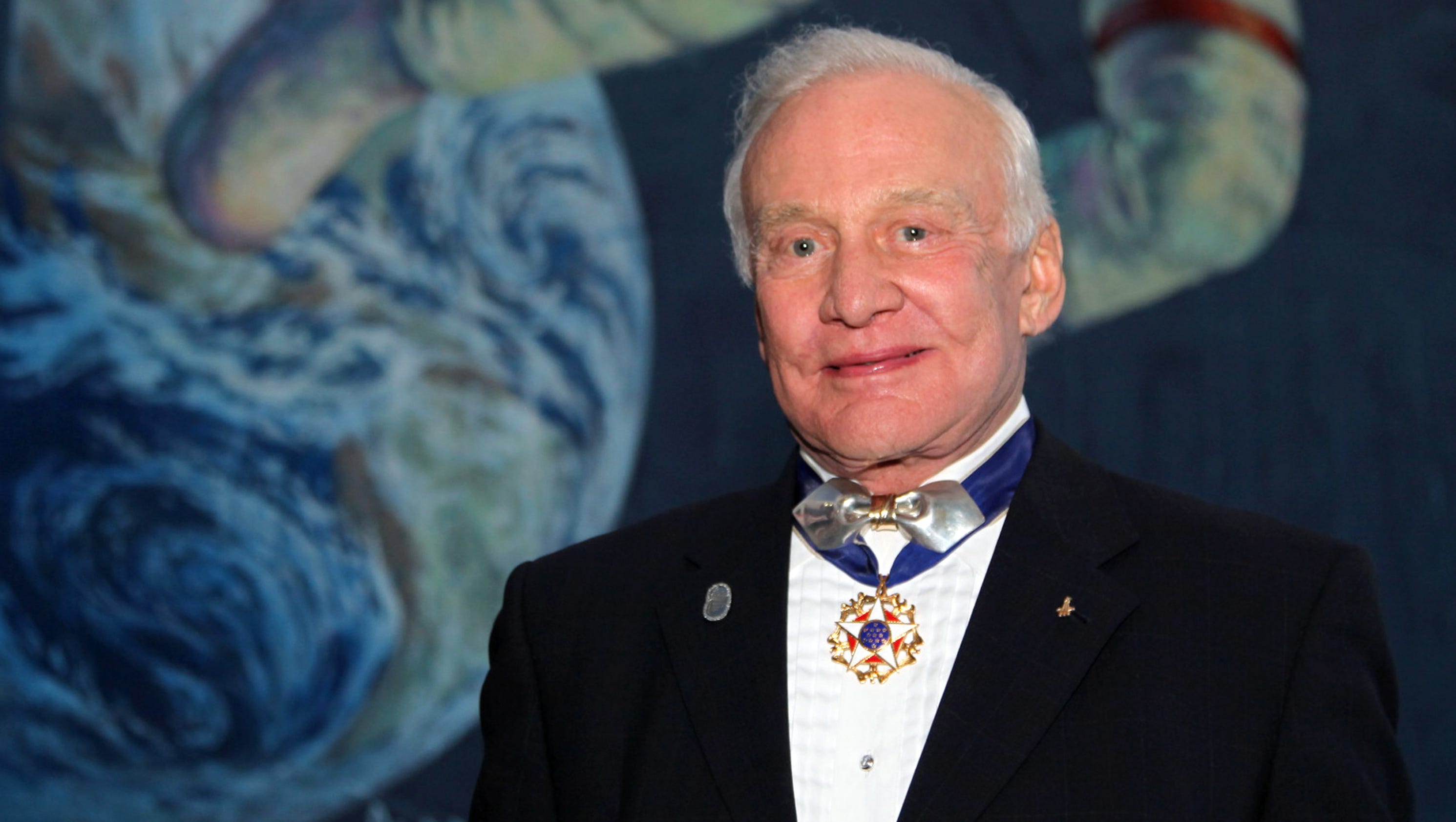 Buzz Aldrin's children seek guardianship of their famous astronaut dad