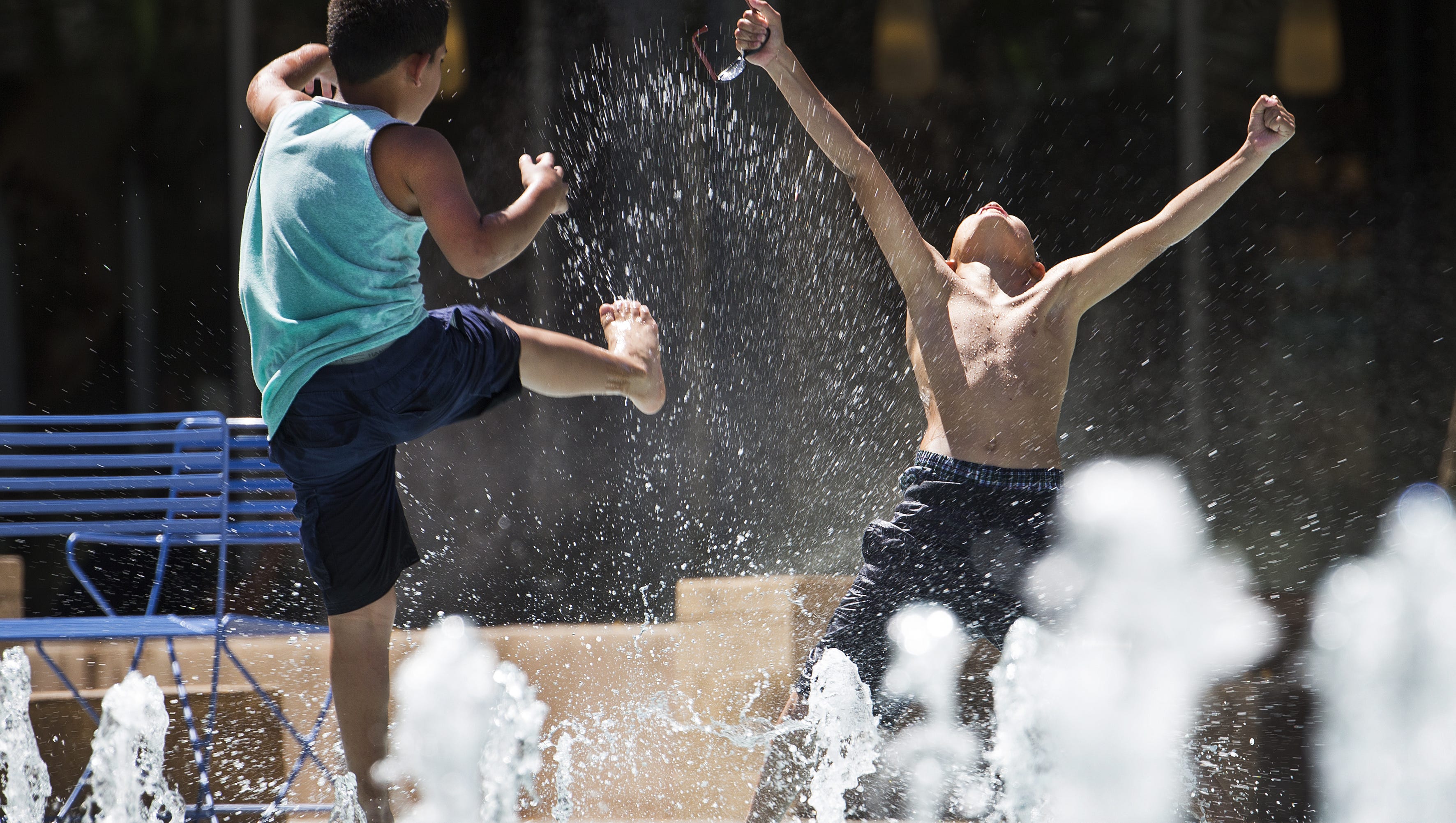 Splash and spray pads in metro Phoenix; many are free
