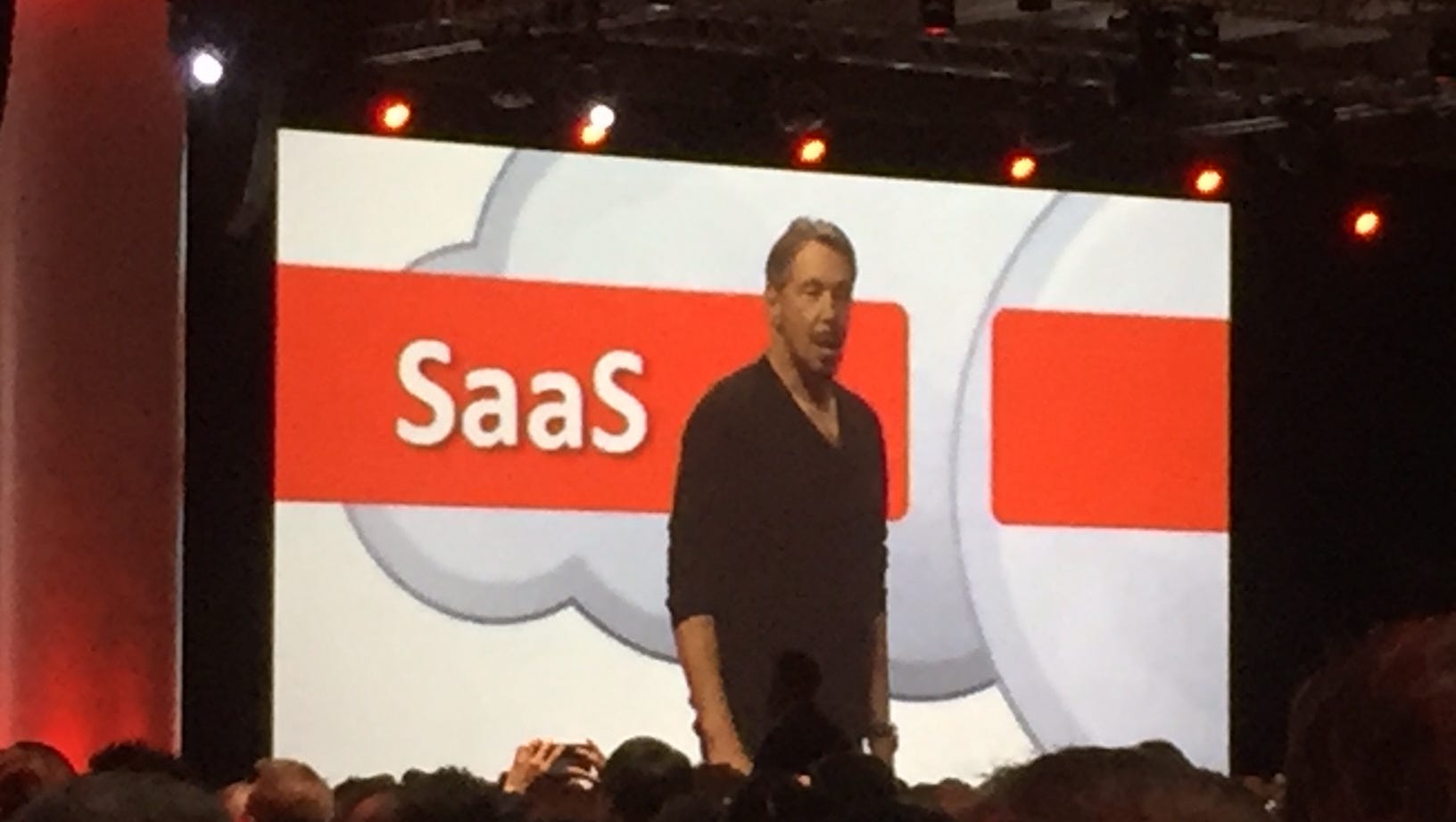 Oracle's Ellison declares war on Amazon in cloud Oracle's Ellison declares war on Amazon in cloud