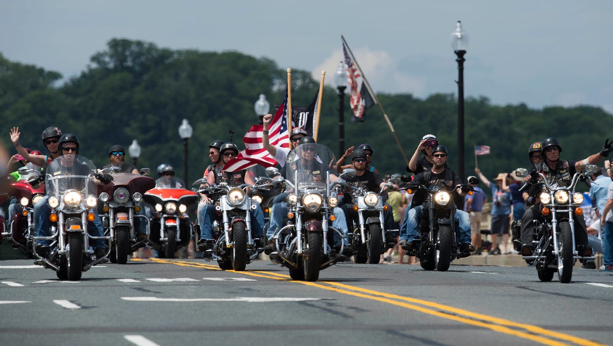 Rolling Thunder riders parade through Washington, D.C.