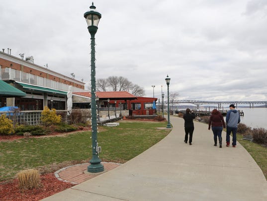 Explore Newburgh with these 3 waterfront restaurants