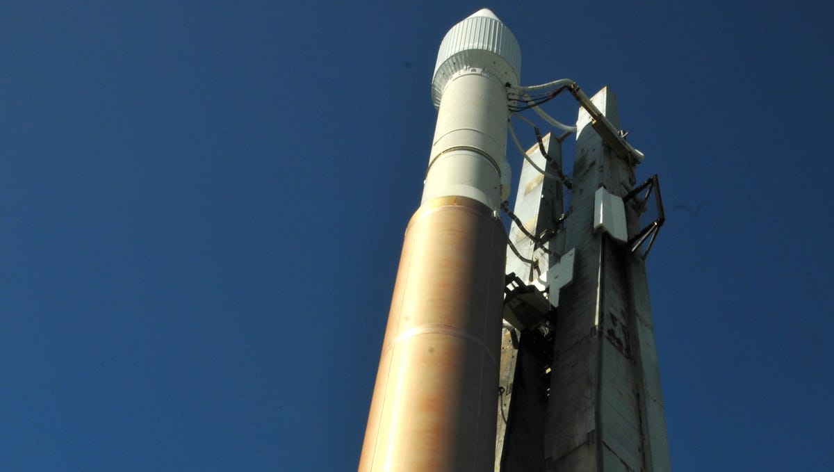 Gallery: Atlas V rolls out with secret payload