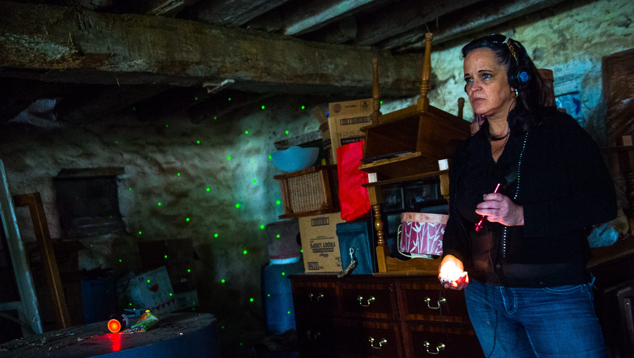 Female ghost hunters explore paranormal in Gettysburg