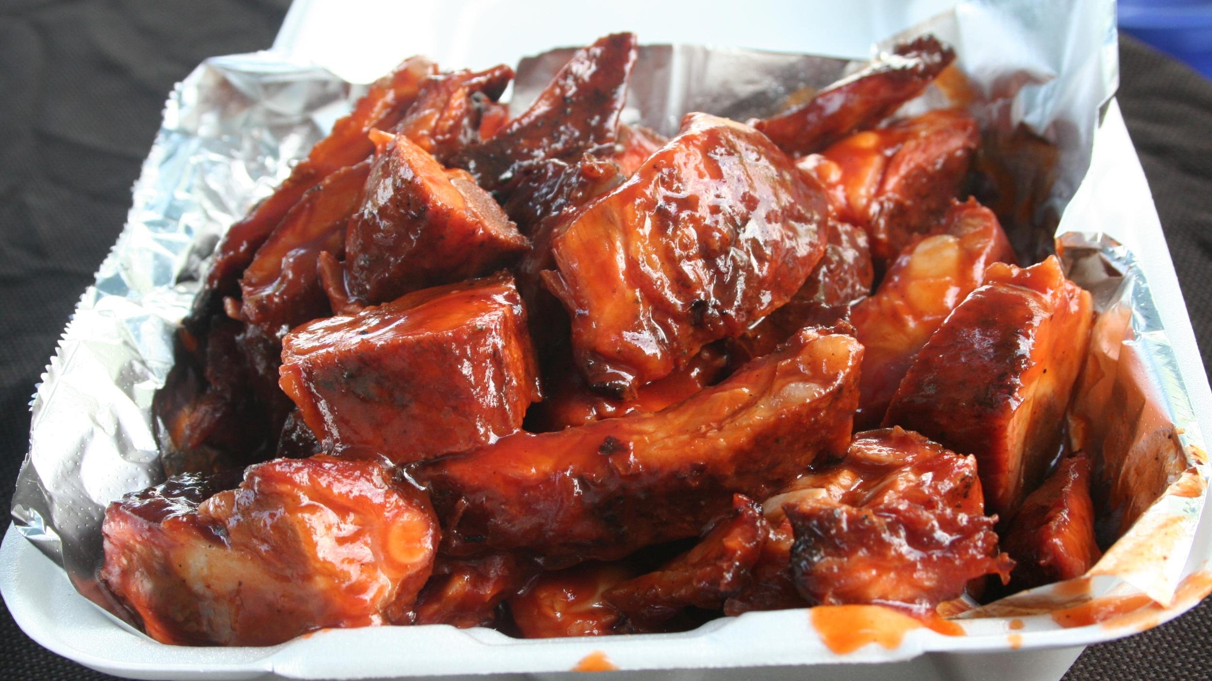 Bill's Bites: Mr. Ribs is authentic backyard BBQ