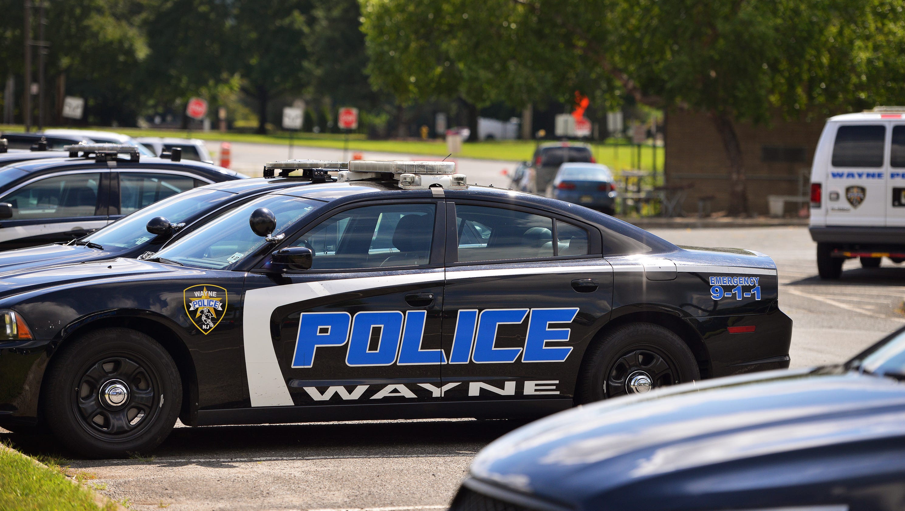 Wayne police seek public's help finding fake police