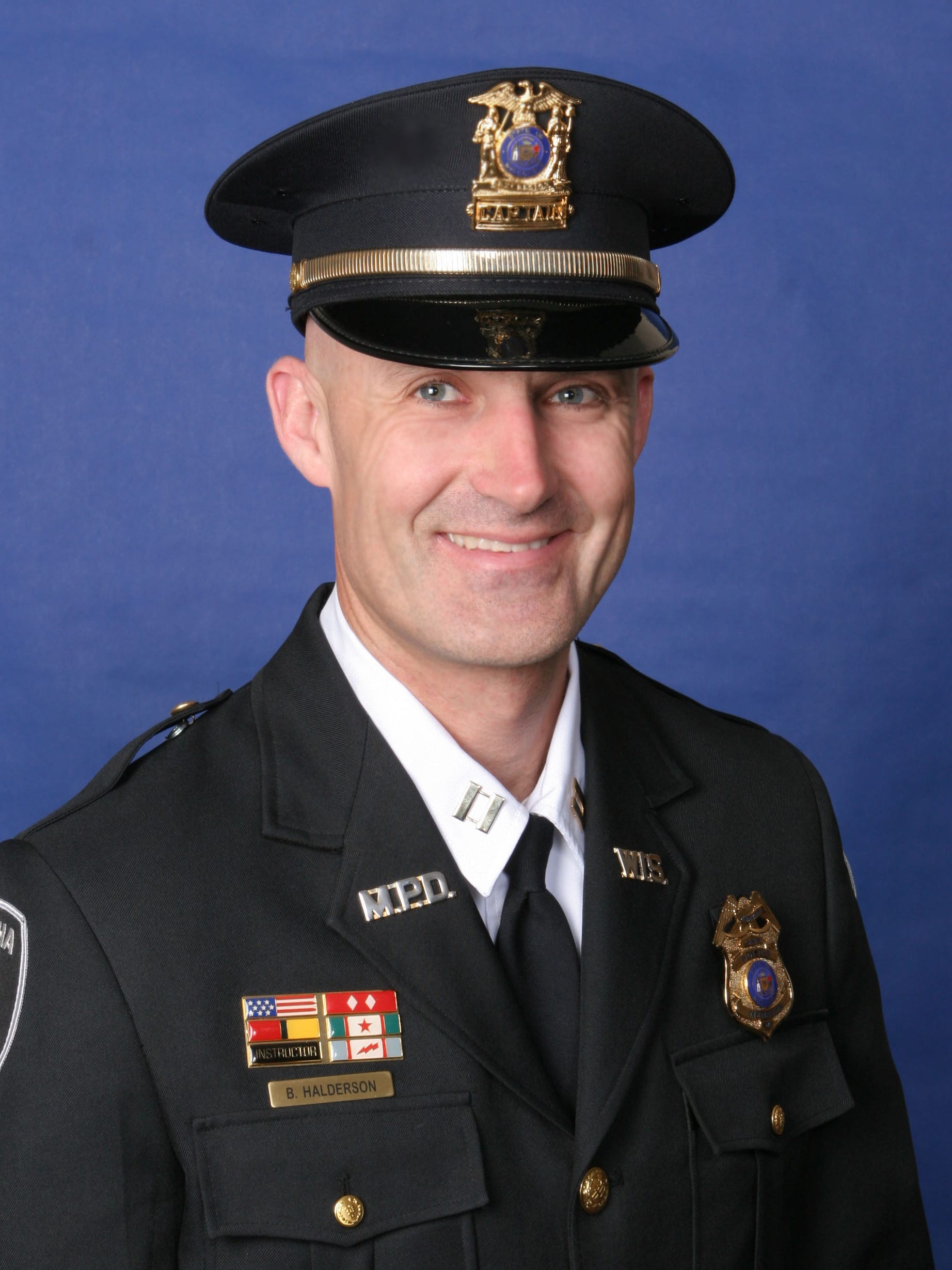 Neenah names two finalists for police chief