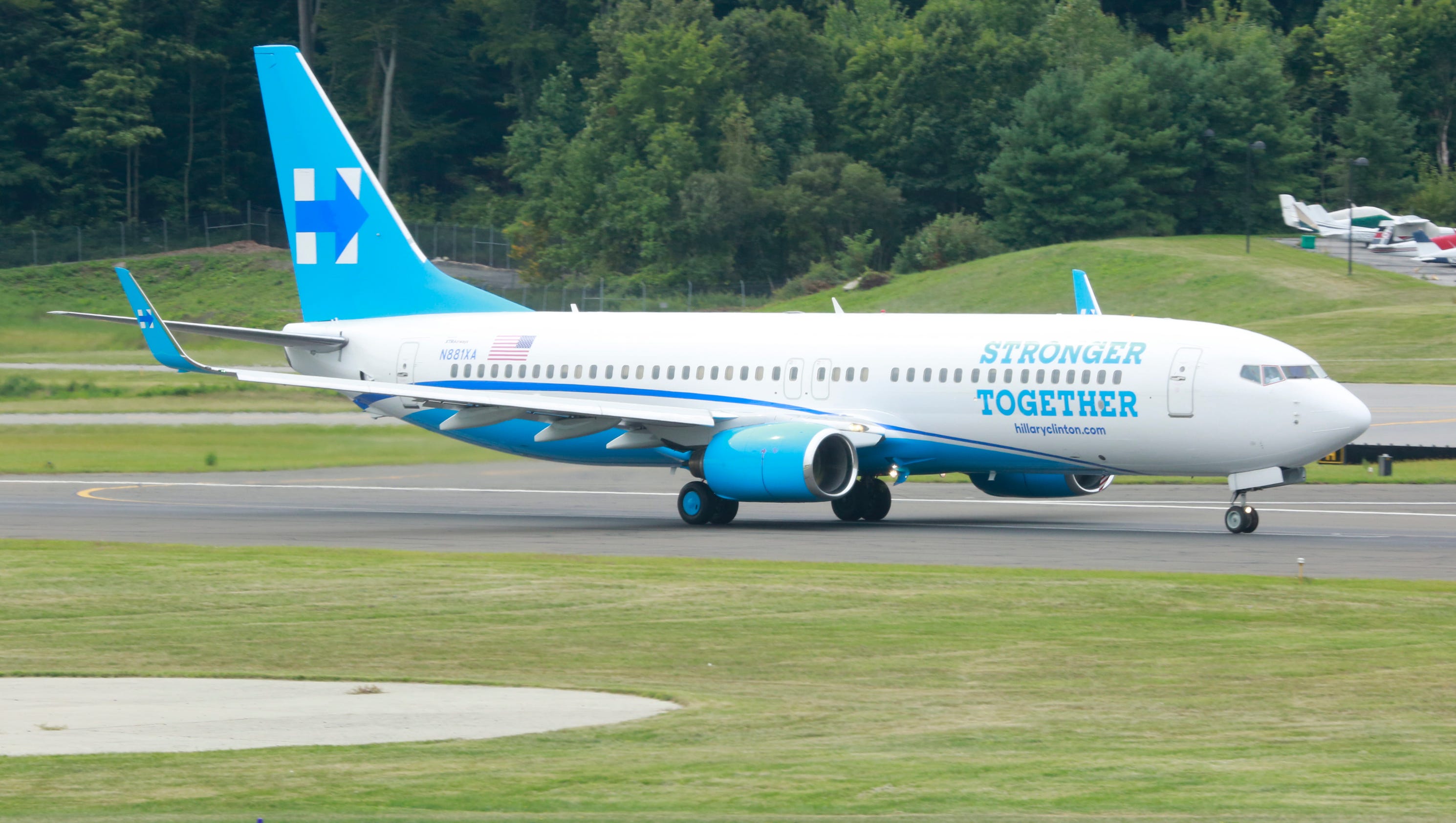 Hillary Clinton's new campaign plane debuts in Westchester; video