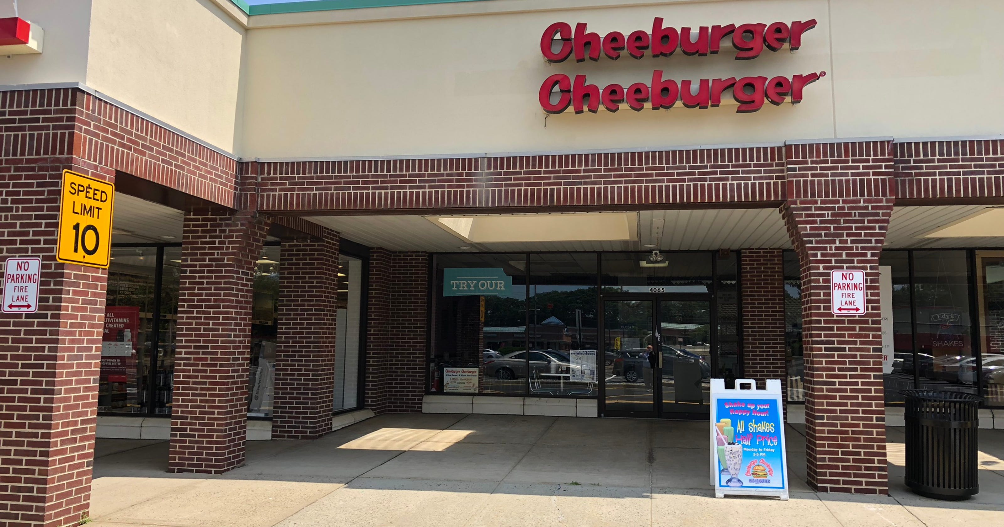 Cheeburger Cheeburger closes in Howell