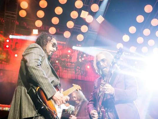Tom Petty & the Heartbreakers play with purpose during 40th anniversary ...